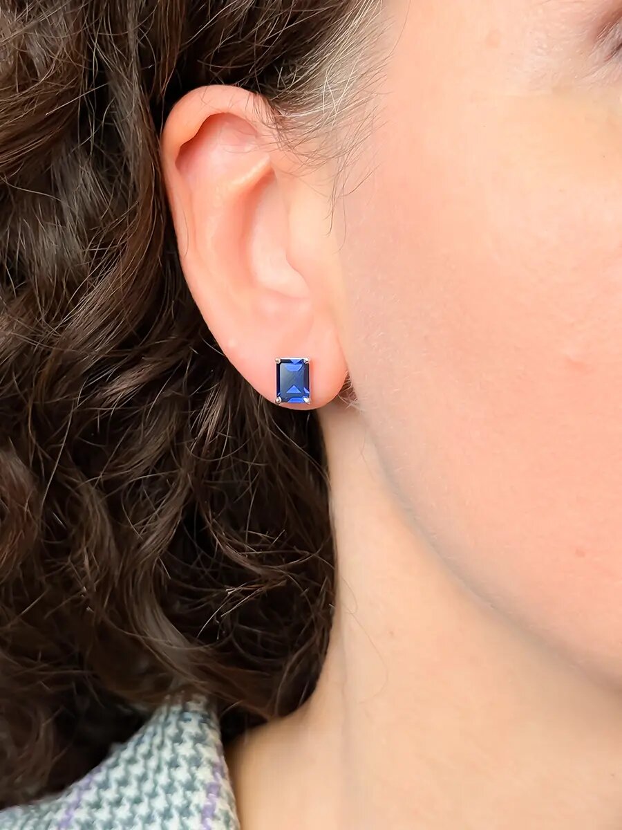 Серьги пусеты, серебро, 925 проба, родирование, сапфир синтетический