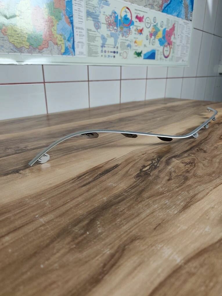 Хромированный молдинг заднего бампера R на Avatr 12 sport (2804132-EE04)