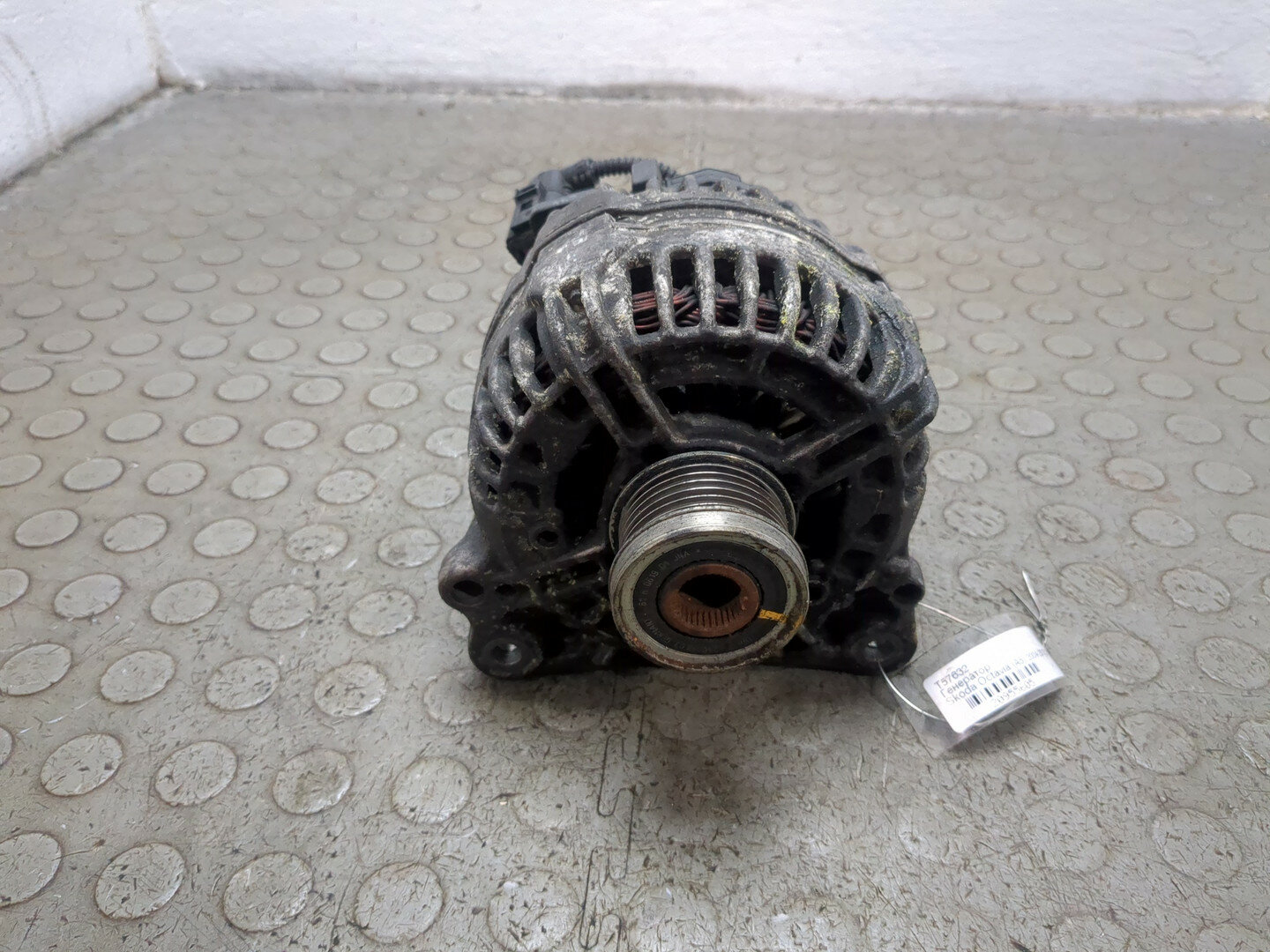 Генератор Skoda Octavia (A5) Б/У