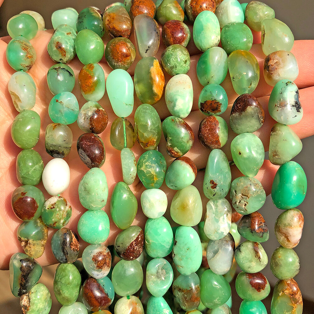 Бусины из зеленый яшмы неправильной формы, размер 8-10 мм