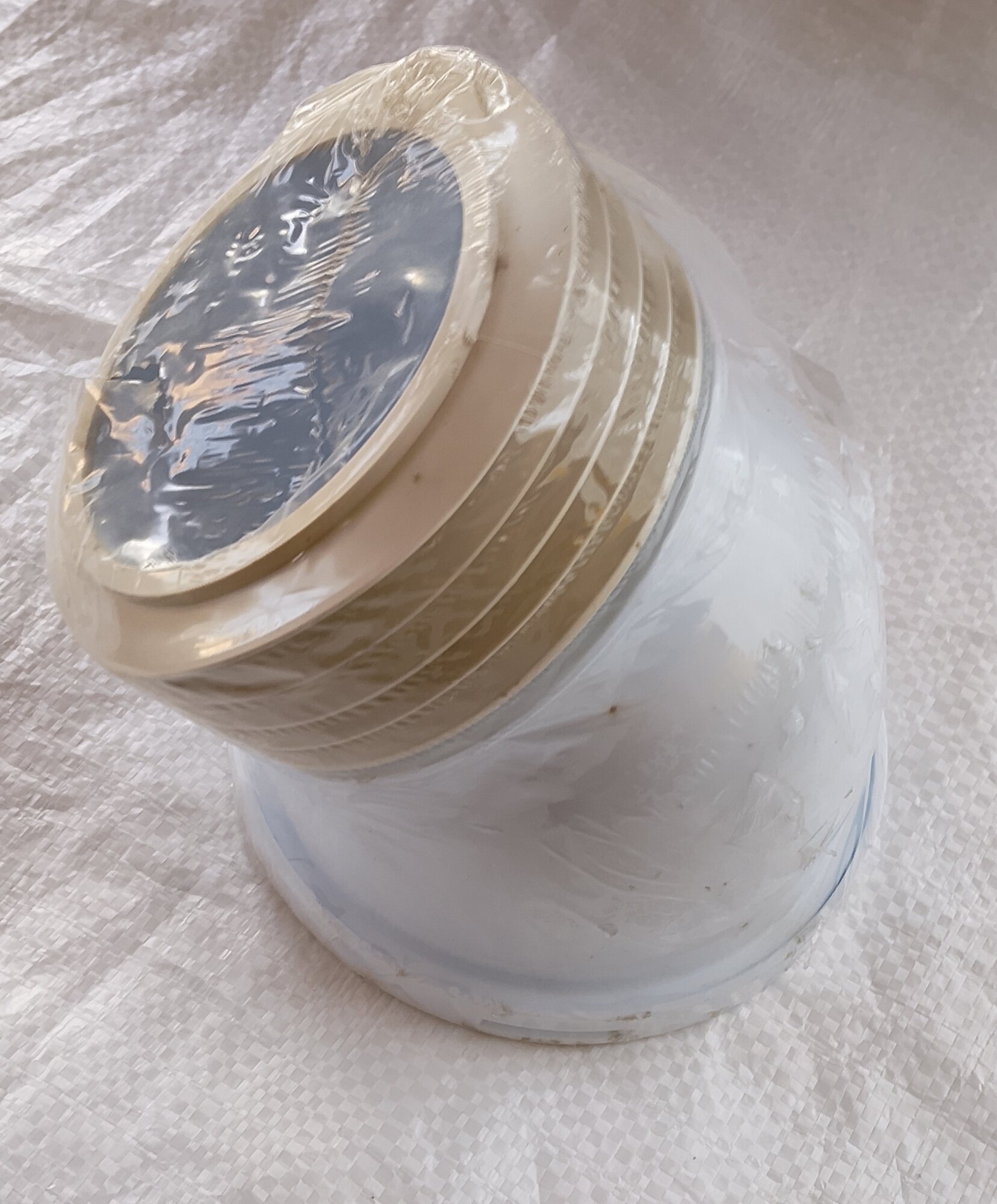 Труба фановая диам 110 на 45° для унитаза короткая.