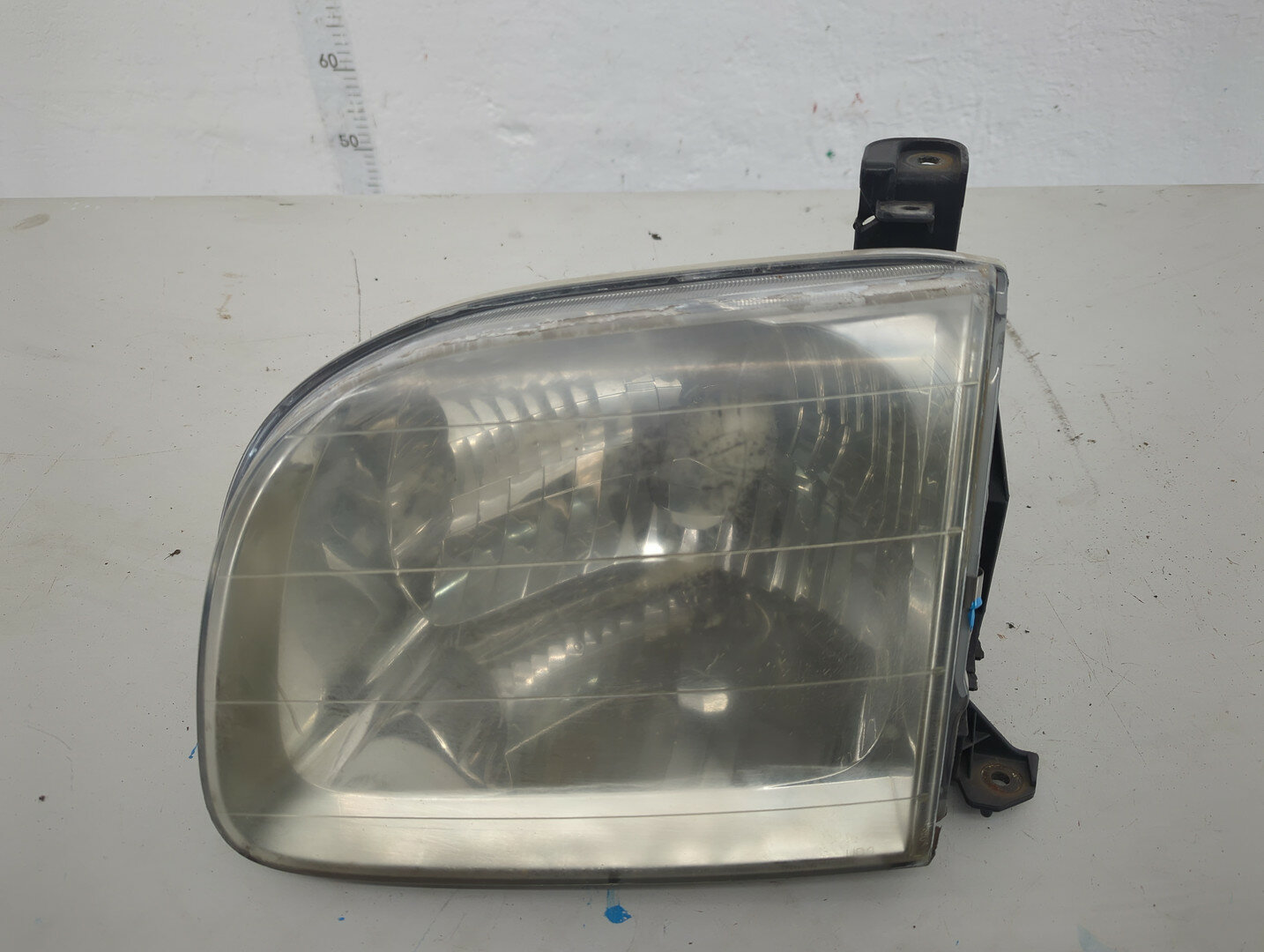 Фара (передняя) левая Toyota Sequoia Б/У