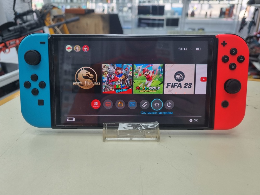 Игровая приставка Nintendo Switch OLED 64 ГБ, без игр, белый б/у уценка