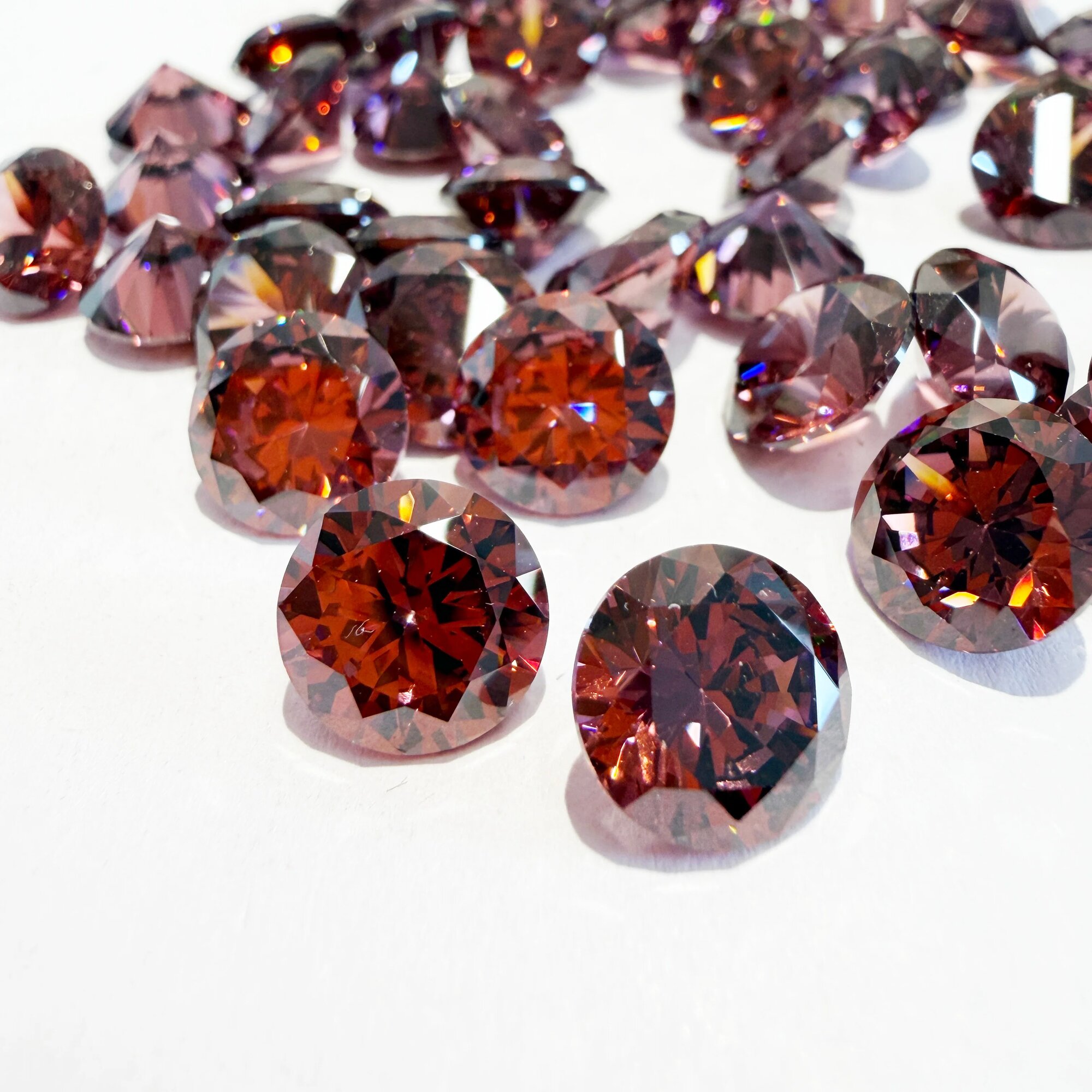 Бордовый кубический цирконий 2.0 мм 100шт Rhodolite