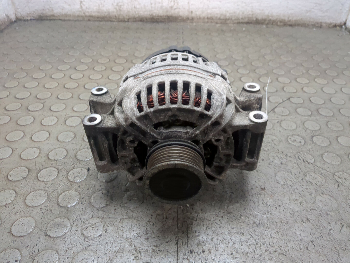 Генератор Volkswagen Passat 6 Б/У