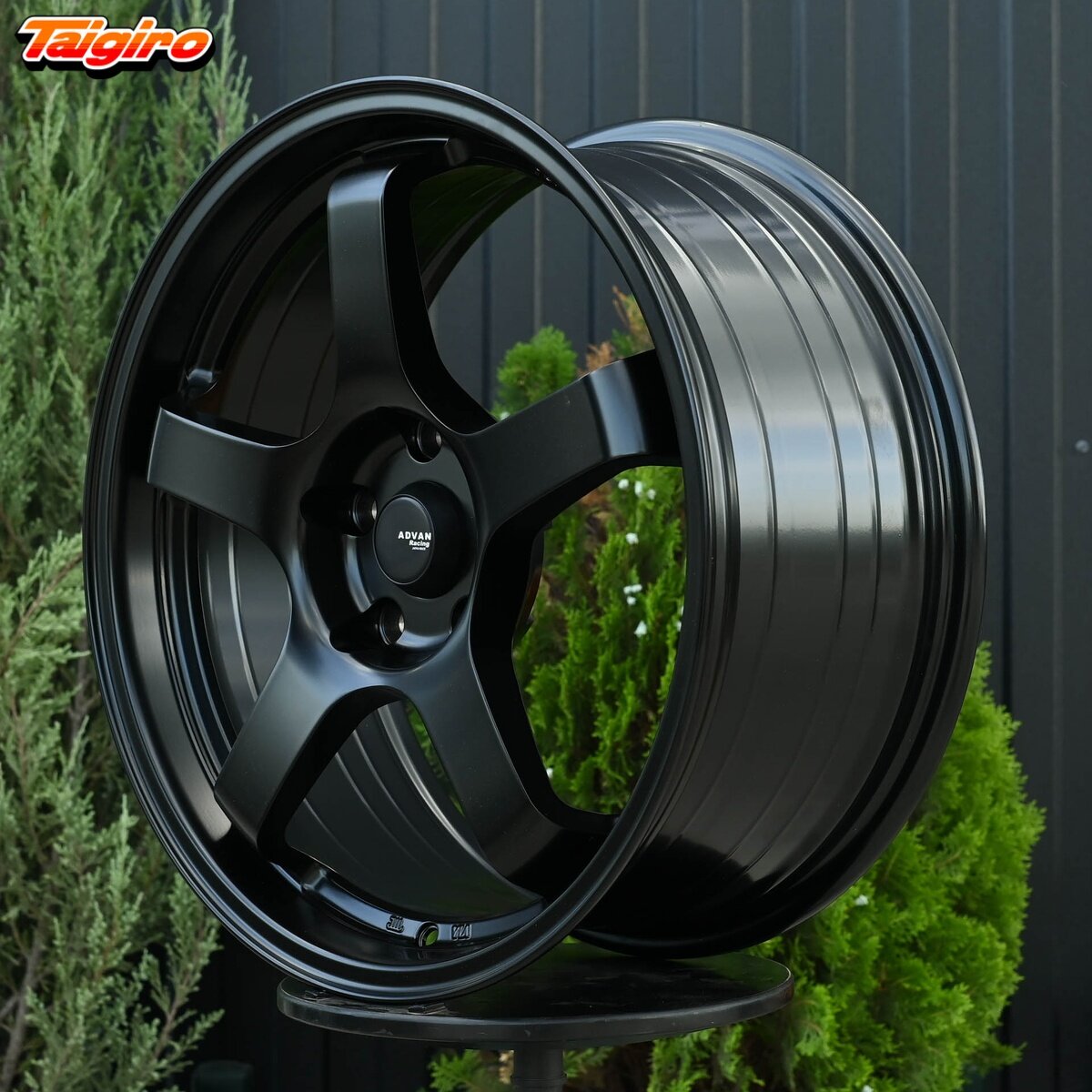 Комплект литых дисков R18 Advan GT 8.0J ET38 5*114.3 Черный (F161)
