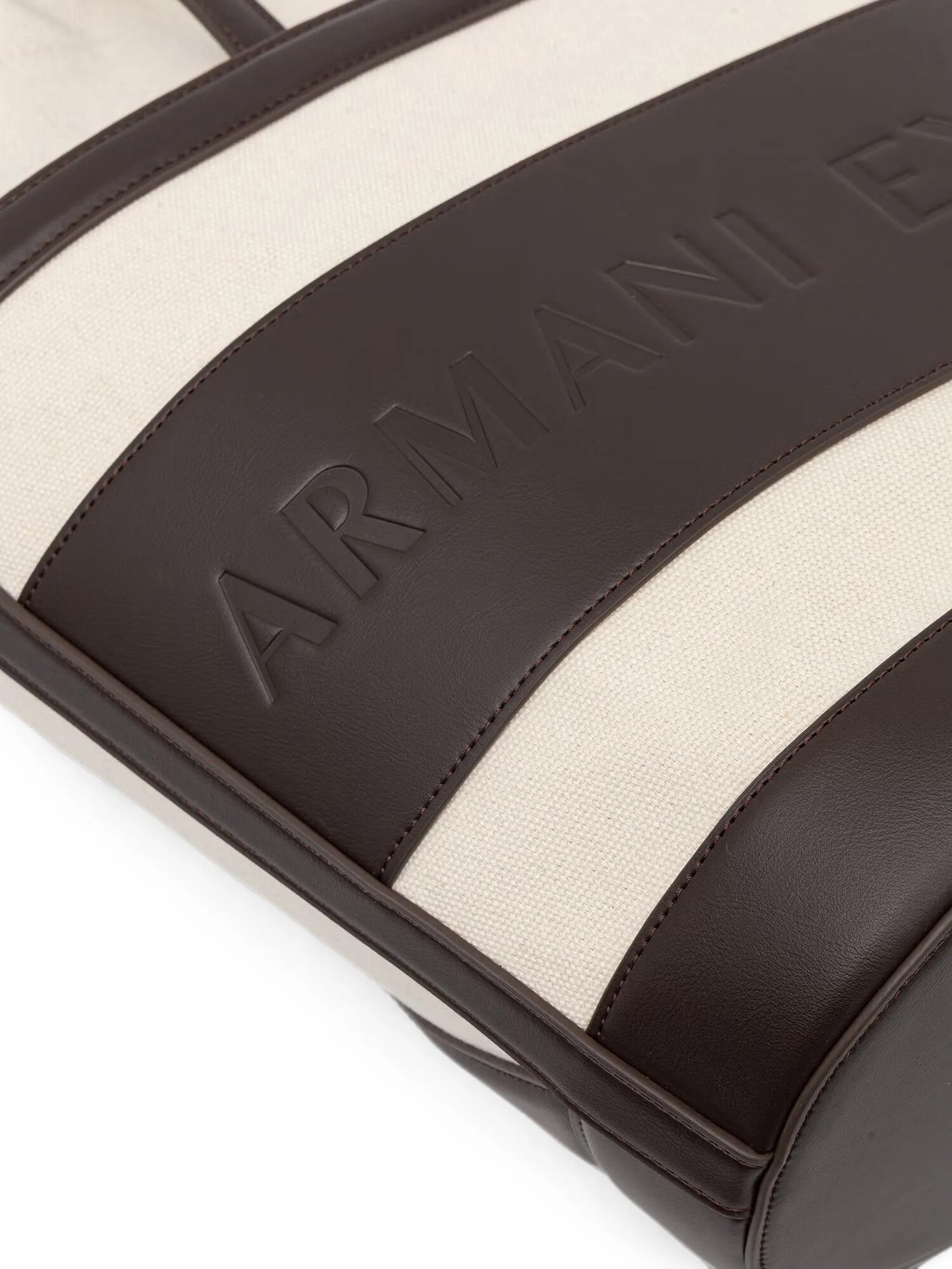 Сумка Armani Exchange Logo-debossed bucket bag — фото 1
