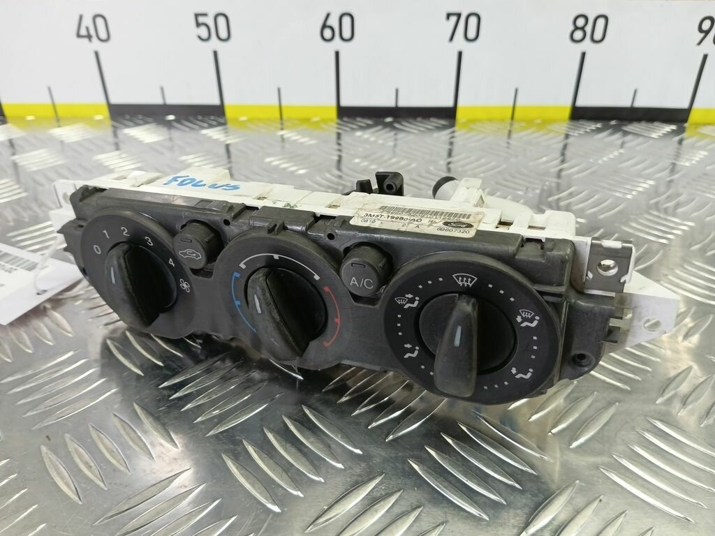 Блок управления печкой Б/У для FORD Focus II (2005 2008) 1374165