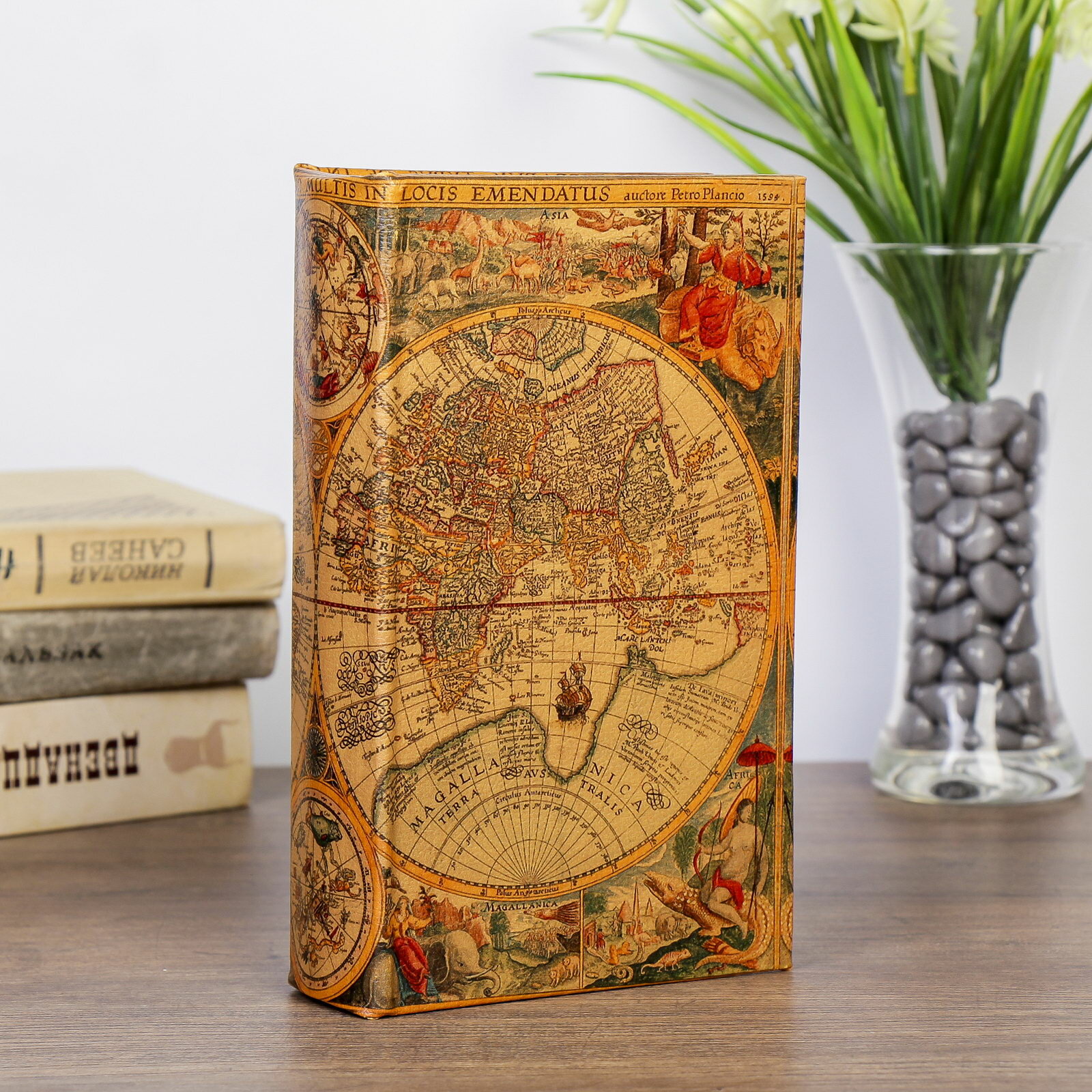 Шкатулка книга - сейф "Старинные карты мира", дерево и искусственная кожа, с замком, 21x13x5 см