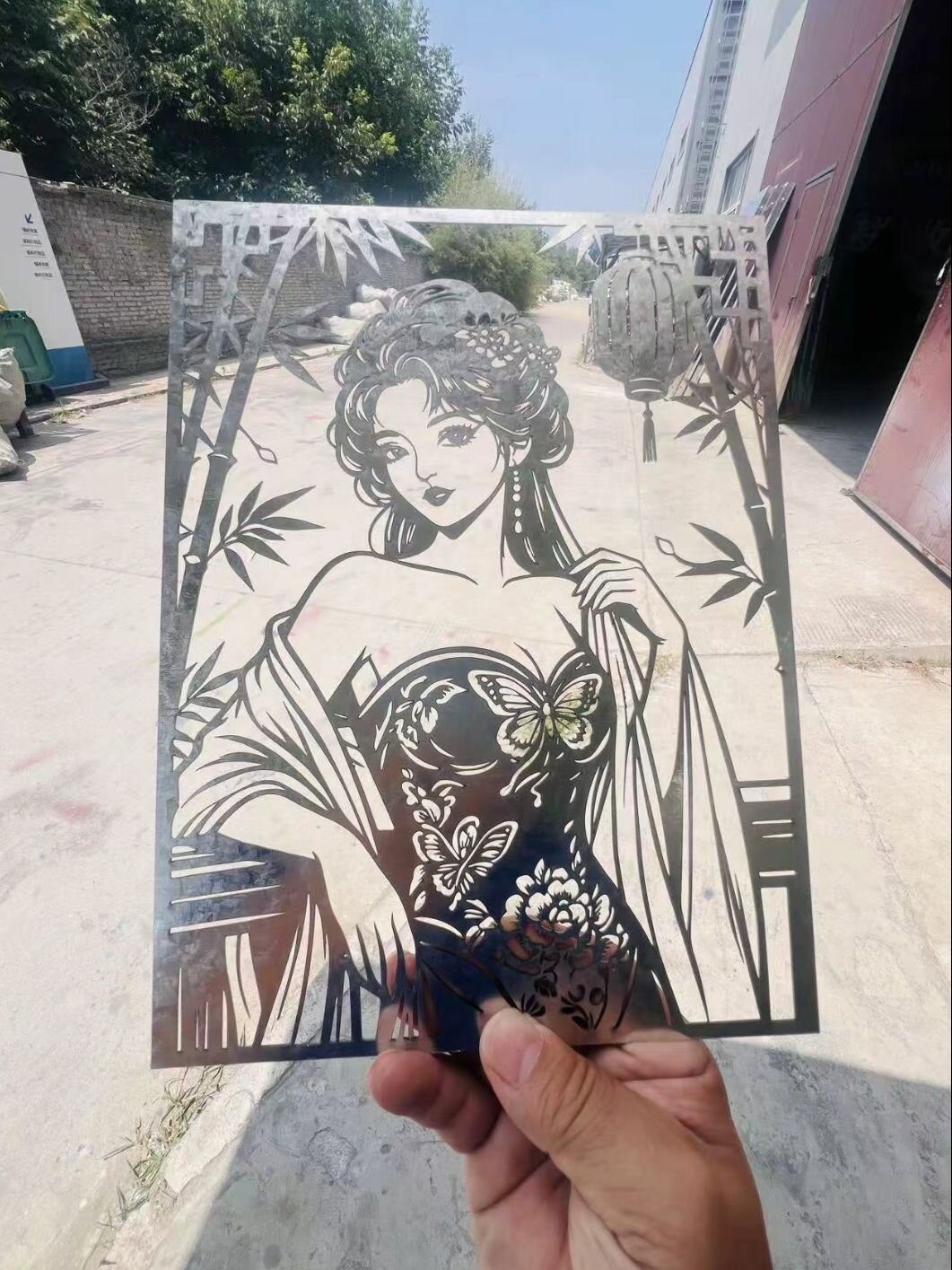 Металлическое панно "Китайская красавица" для интерьера 20x30cm