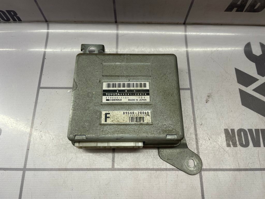 Блок управления ABS Toyota Estima Lucida Previa 1996-2000