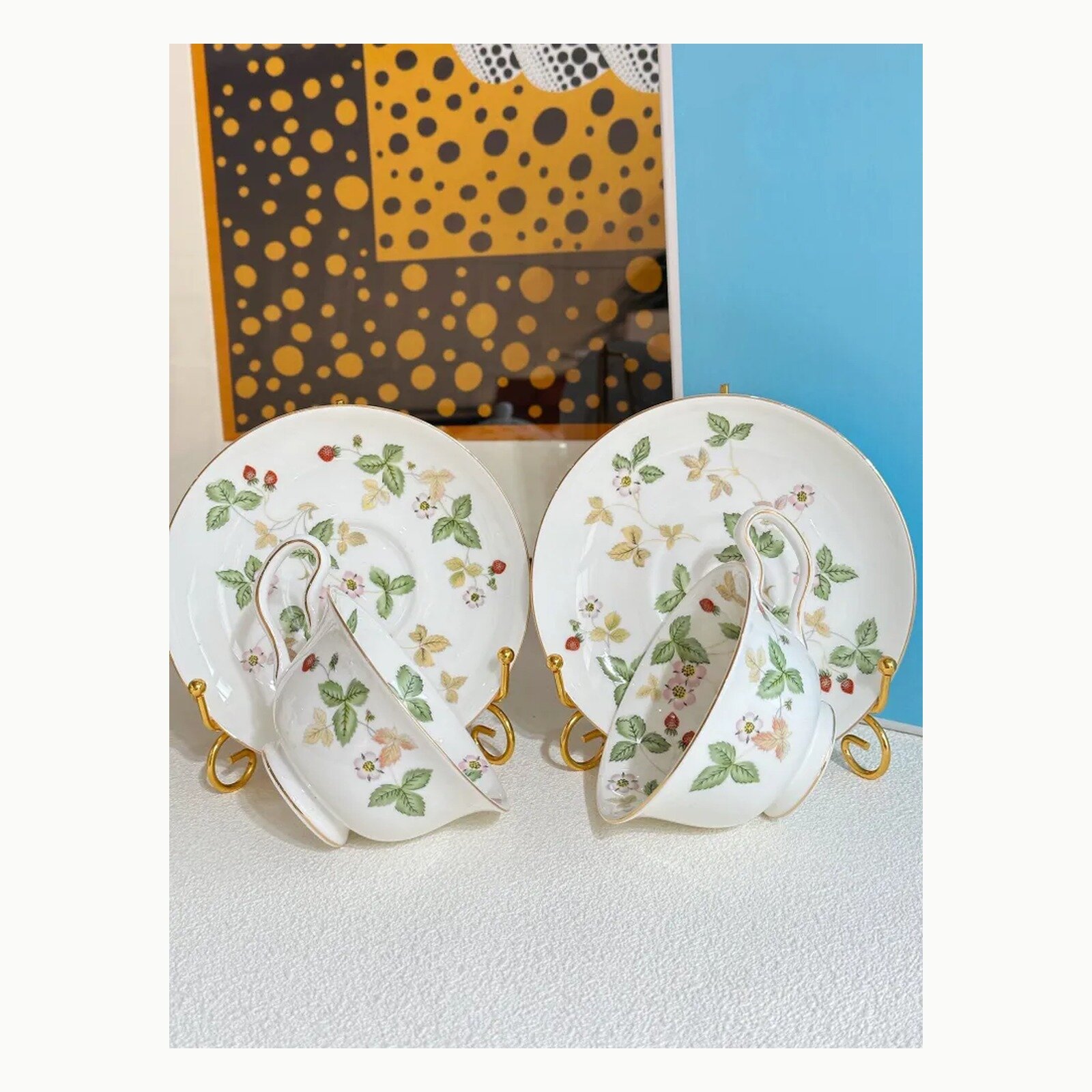 Чайная чашка из костяного фарфора, 4 шт, белый цвет с рисунком клубники