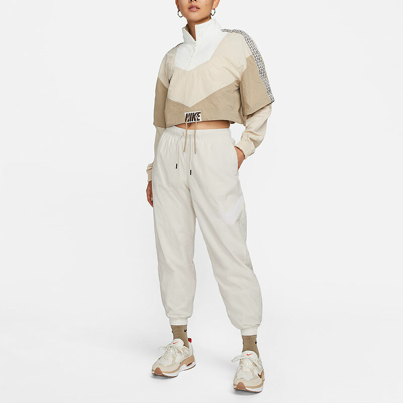 Куртка NIKE, размер S — фото 1