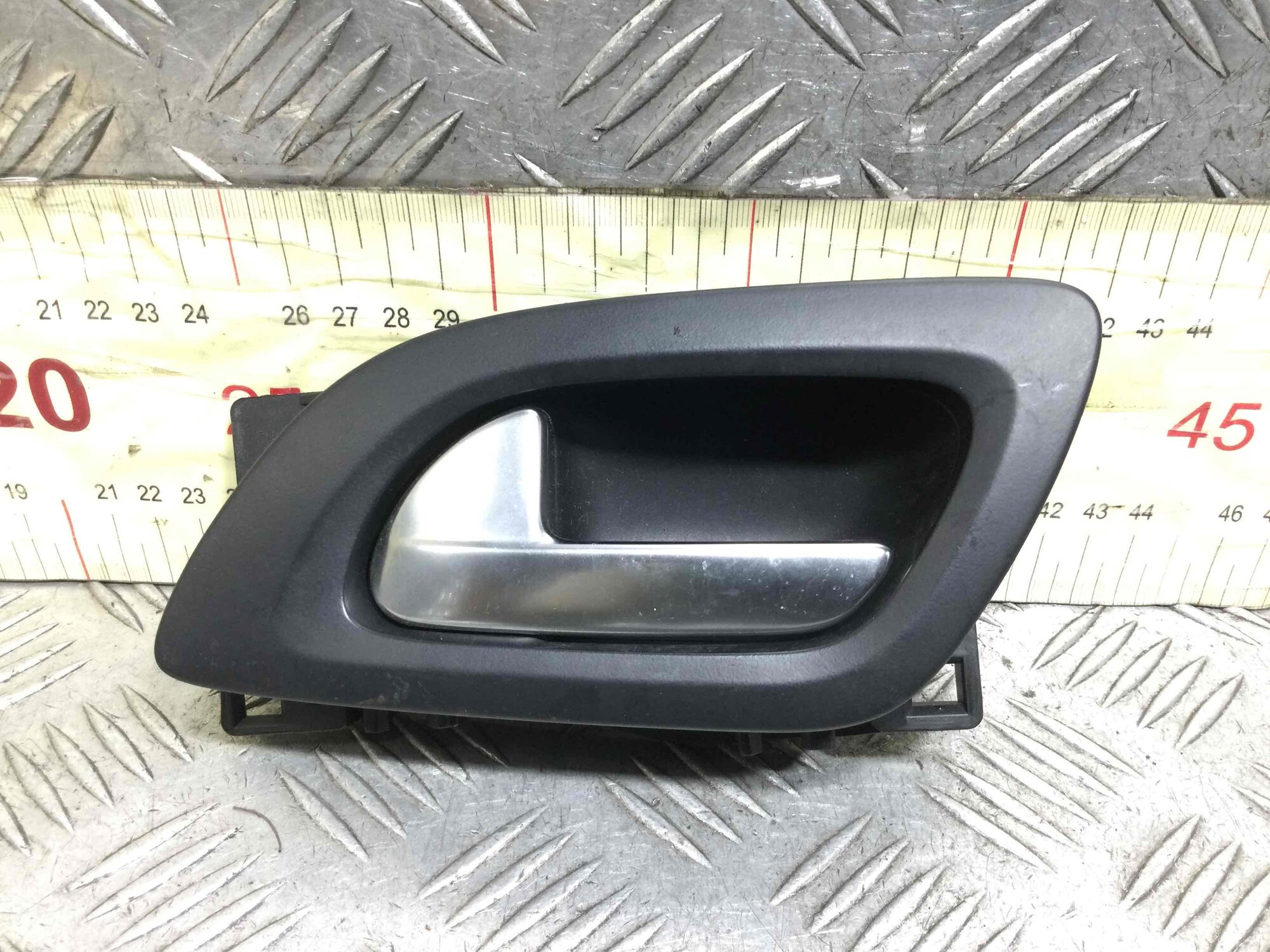 Б/У Ручка внутренняя передняя левая Citroen C4 2 поколение 2011 - 2026 2011 г.