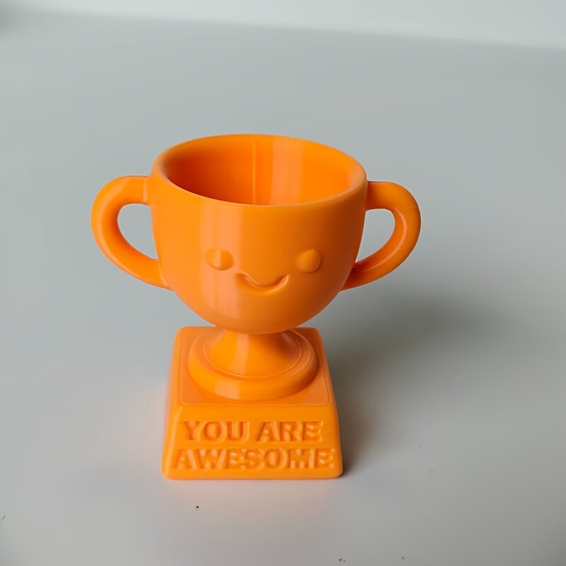 Миниатюрный улыбающийся трофей "You Are Awesome" - коллекционная фигурка для стола и офиса, 1 шт.