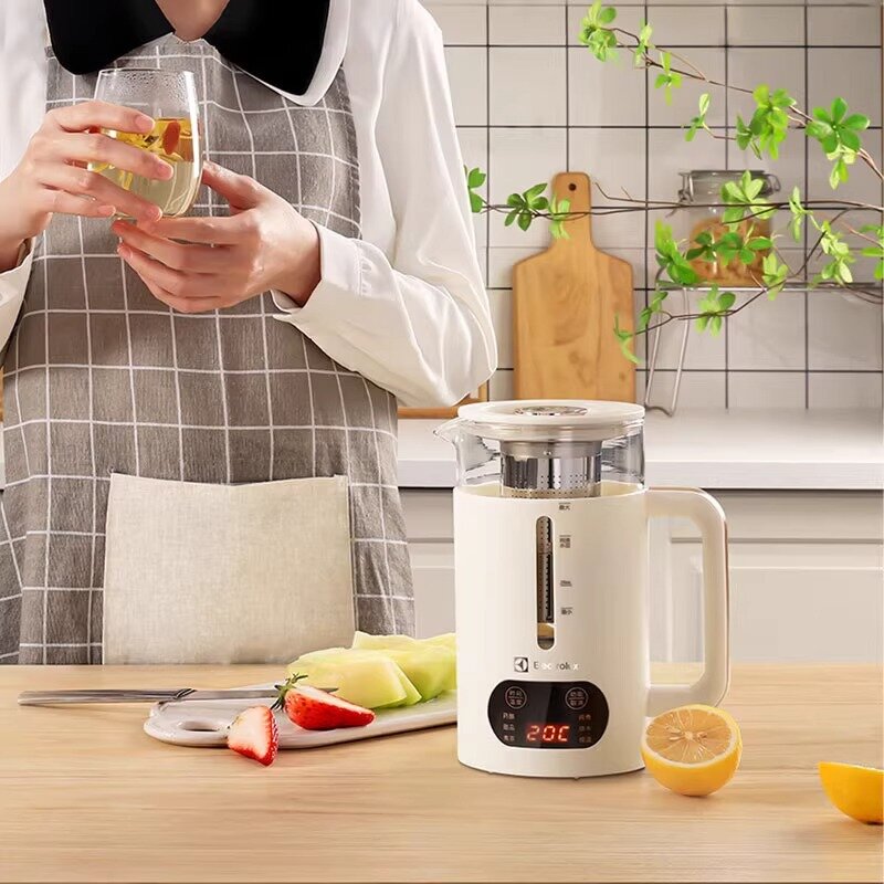 Electrolux EGEK6120 600 мл электрочайник белый для воды, чая, кофе