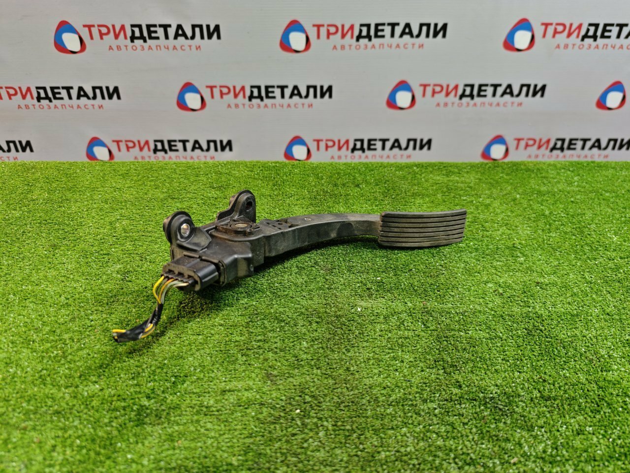 Педаль газа Mitsubishi Outlander 2.4 4B12 2011 (б/у)