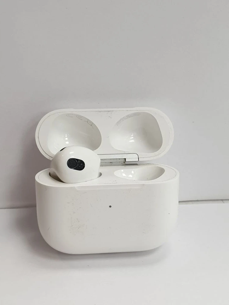 Кейс для наушников Apple AirPods 3 с левым наушником, оригинал