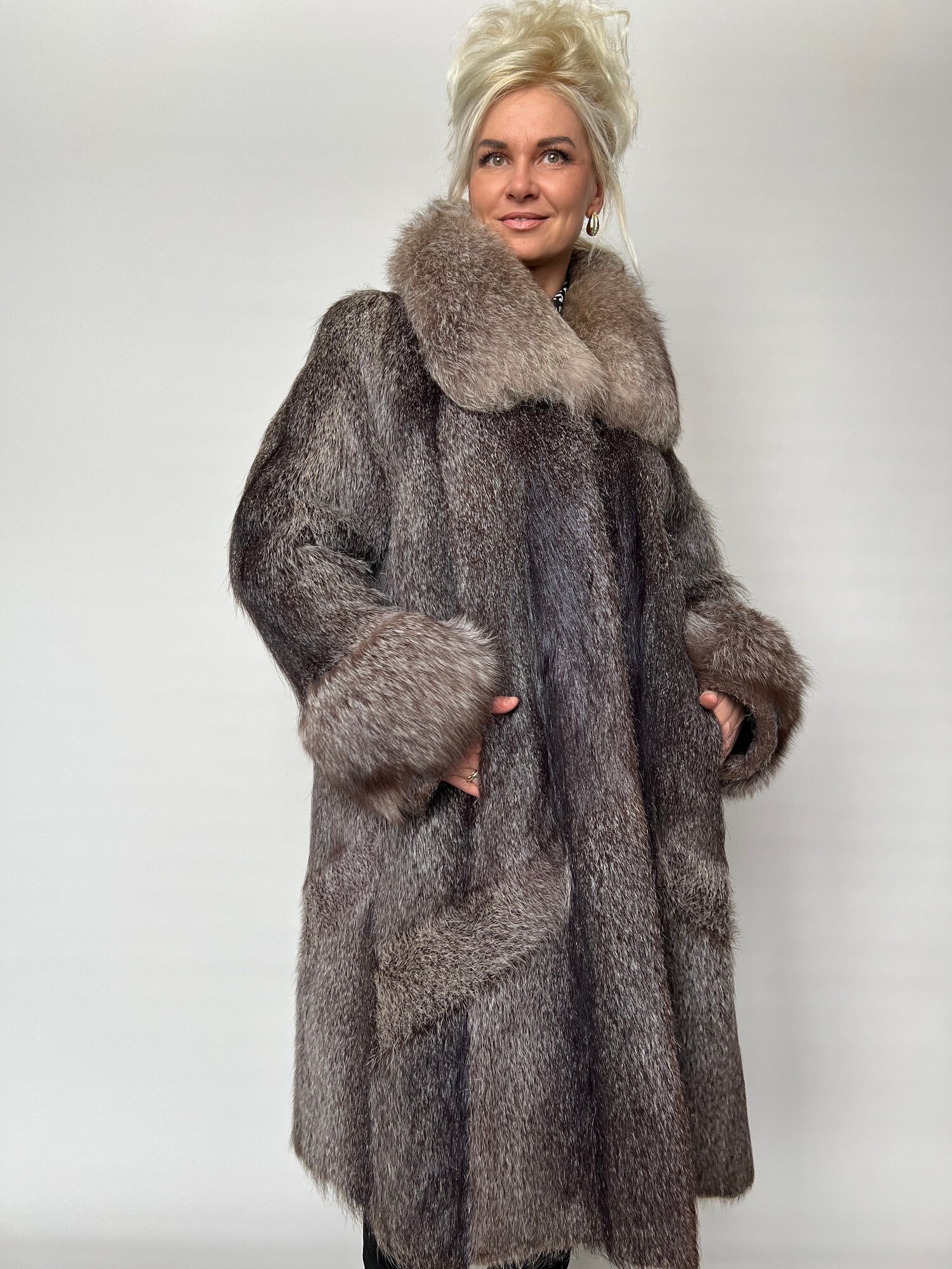 Шуба нутрия тм FUR NATURAL отд.Песец цв.серый р.48-50 /12691/