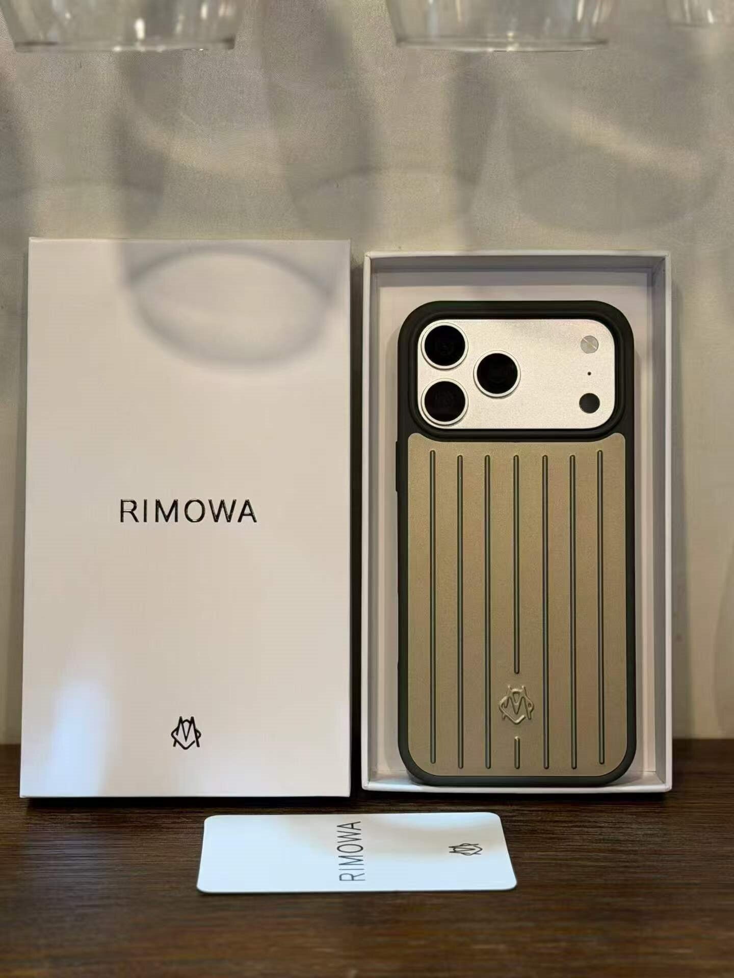 Rimowa Изумрудно-Золотой Алюминиево-Магниевый Сплав Защитный Чехол для iPhone 13