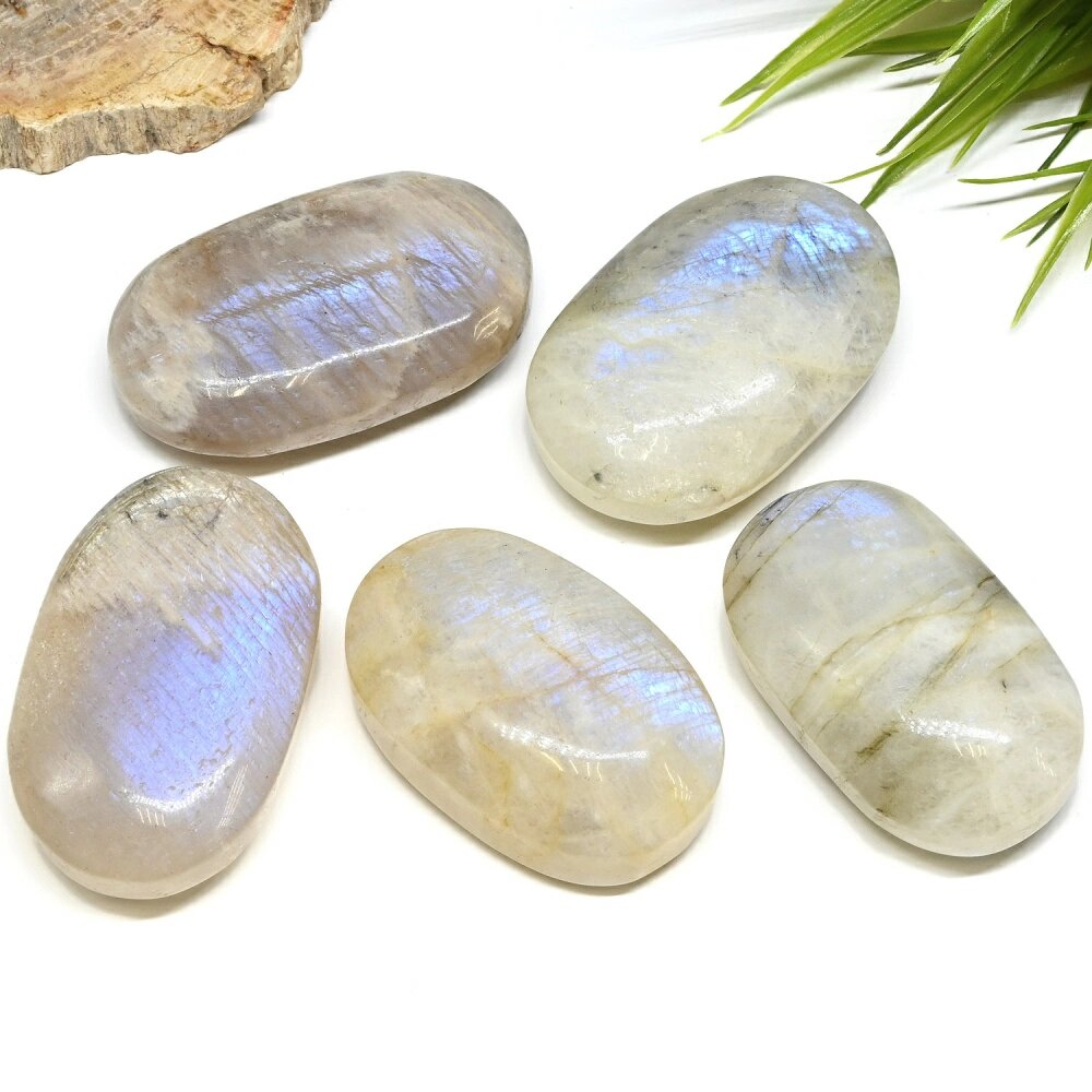 Минерал лунный камень (адуляр) 64*40*21мм, 80-90г