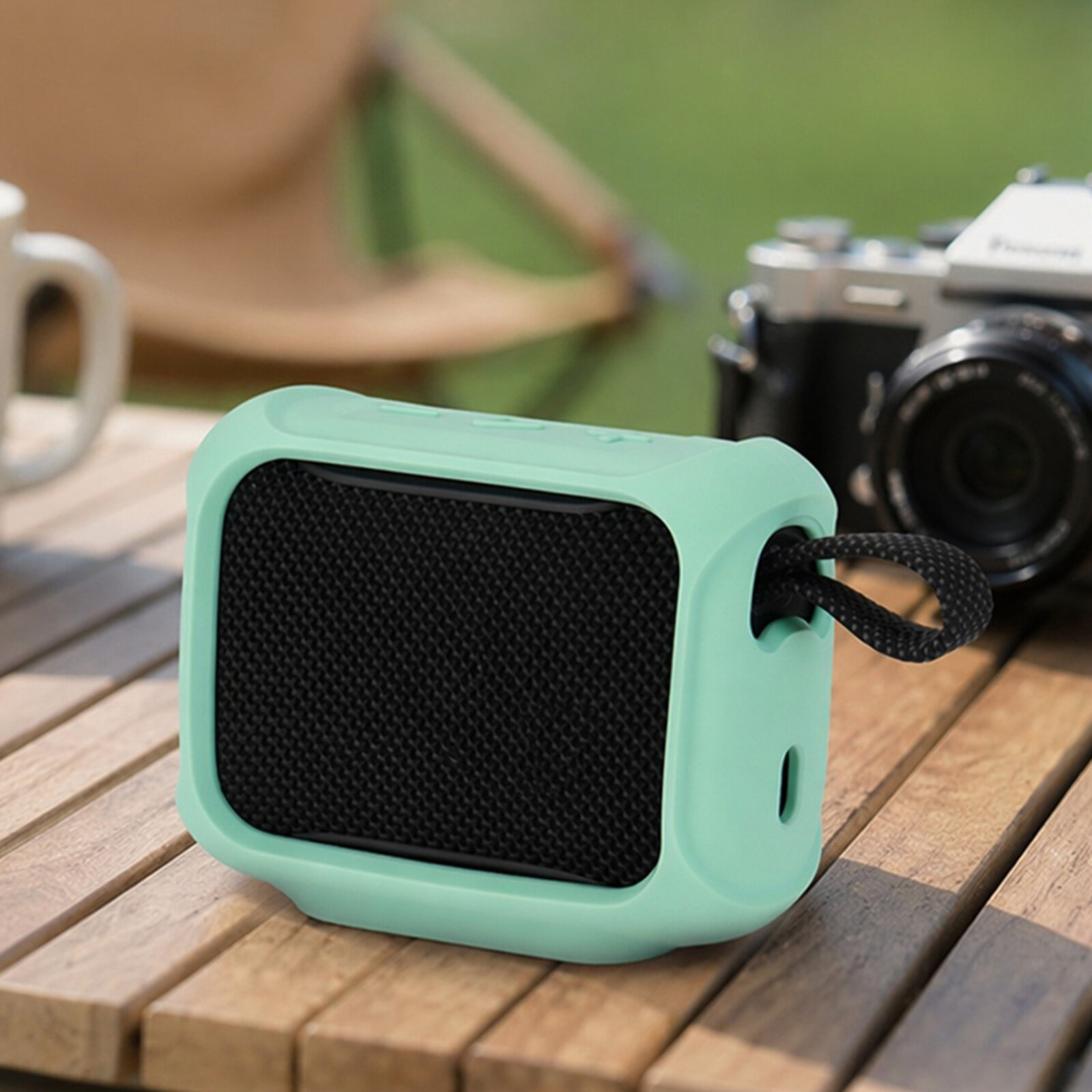 Силиконовый чехол для JBL GO5 с креплением на ручку
