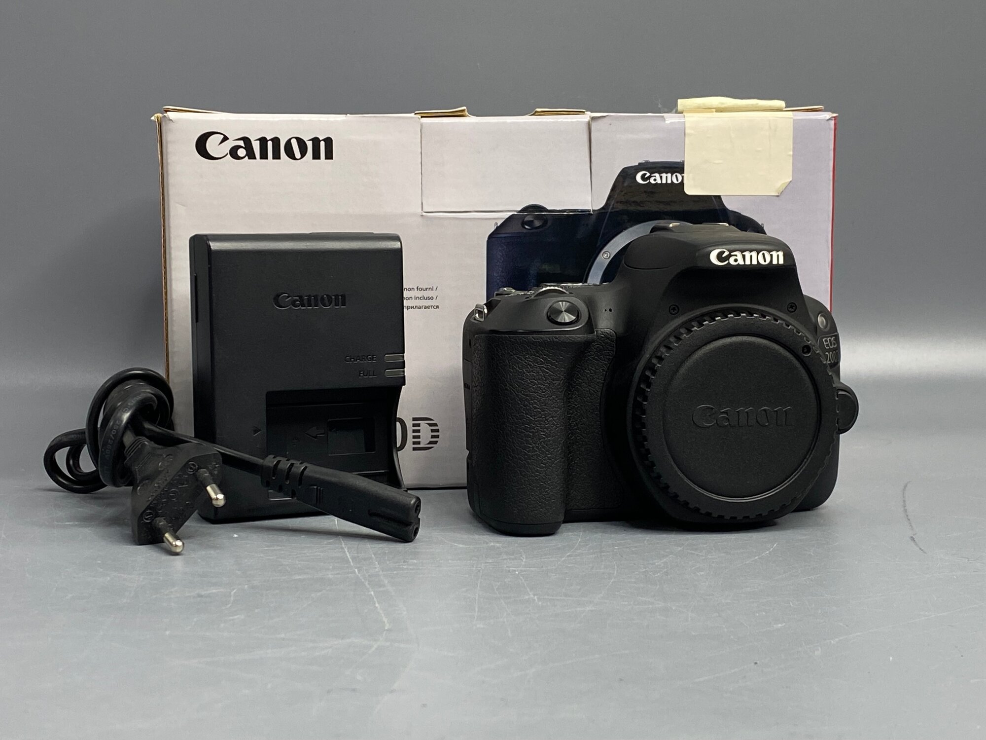 Canon EOS 200D Body 12.200 кадров