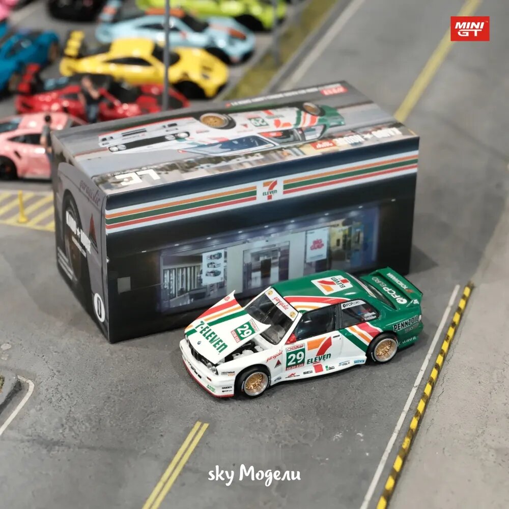Машинка MINI GT 1:64 MINI GT x Kaido House 1:64 KHMG217 BMW M3 KAIDO WORKS LARRY CHEN V1