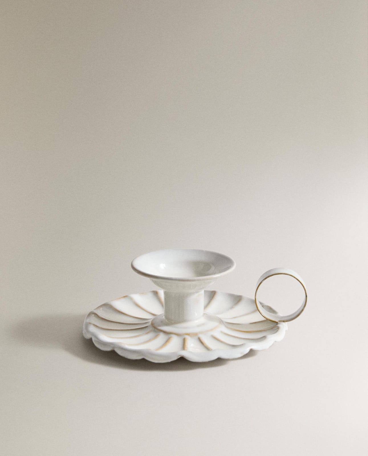Подсвечник ZARA HOME железный подсвечник с волнистым мотивом 1222/468/250-99, белый, 4,5 x 12 x 13 см
