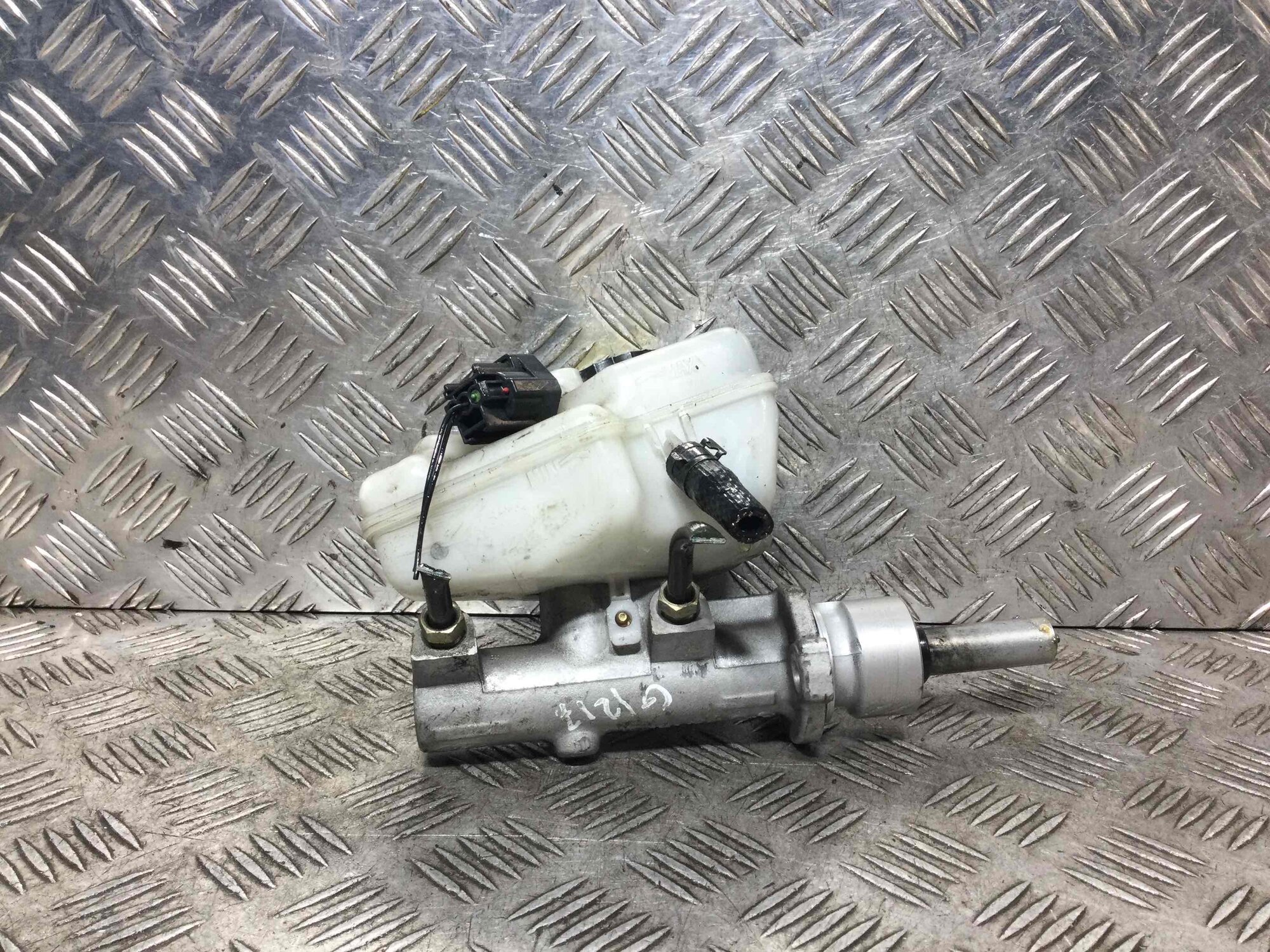 Б/У Цилиндр тормозной главный Ford Mondeo 3 поколение (2000-2003) 2002 г.