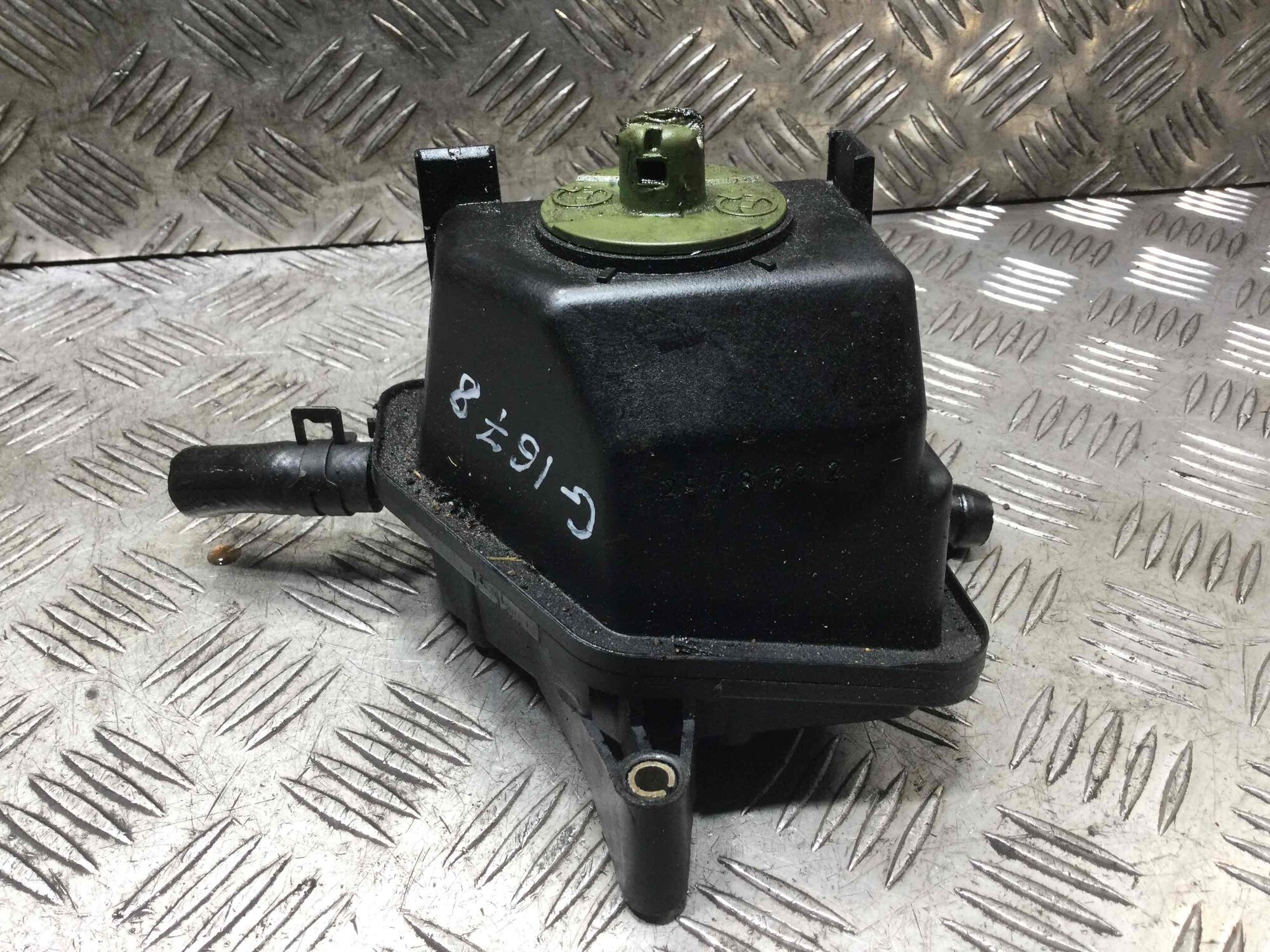 Б/У Бачок гидроусилителя Volkswagen Golf 4 поколение (1997-2004) 2000 г.