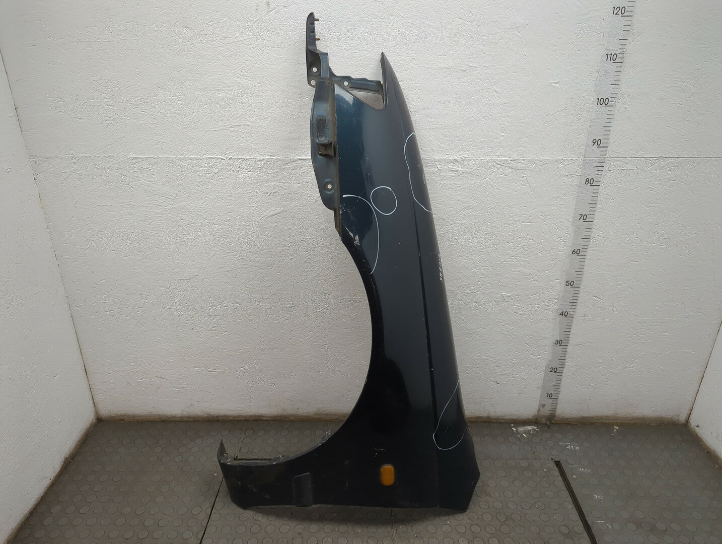 Крыло левое переднее Toyota Carina E Б/У