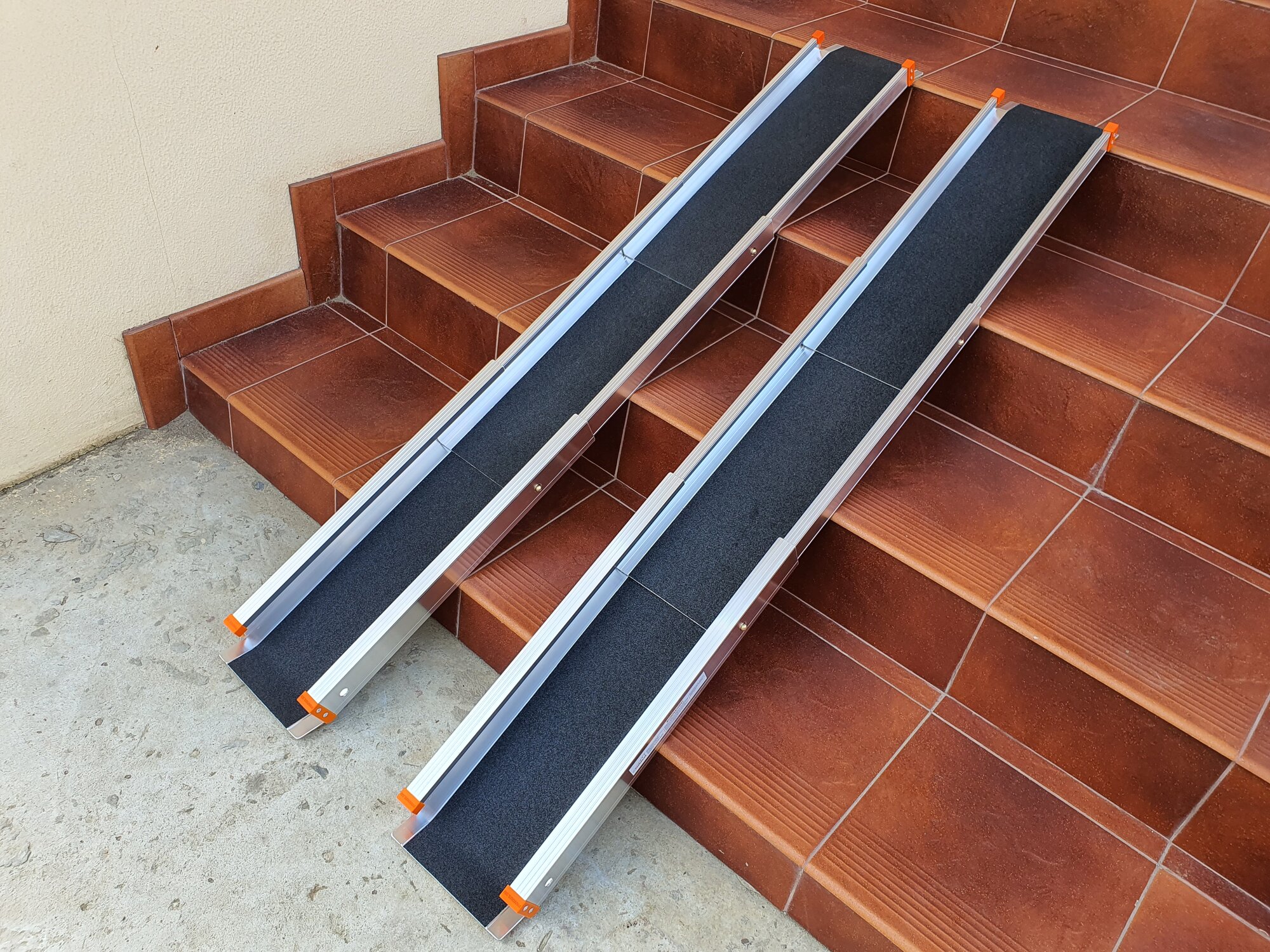 Пандус телескопический трехсекционный 120 см PANDUSSU - переносной - складной - мобильный - для инвалидов - для колясок