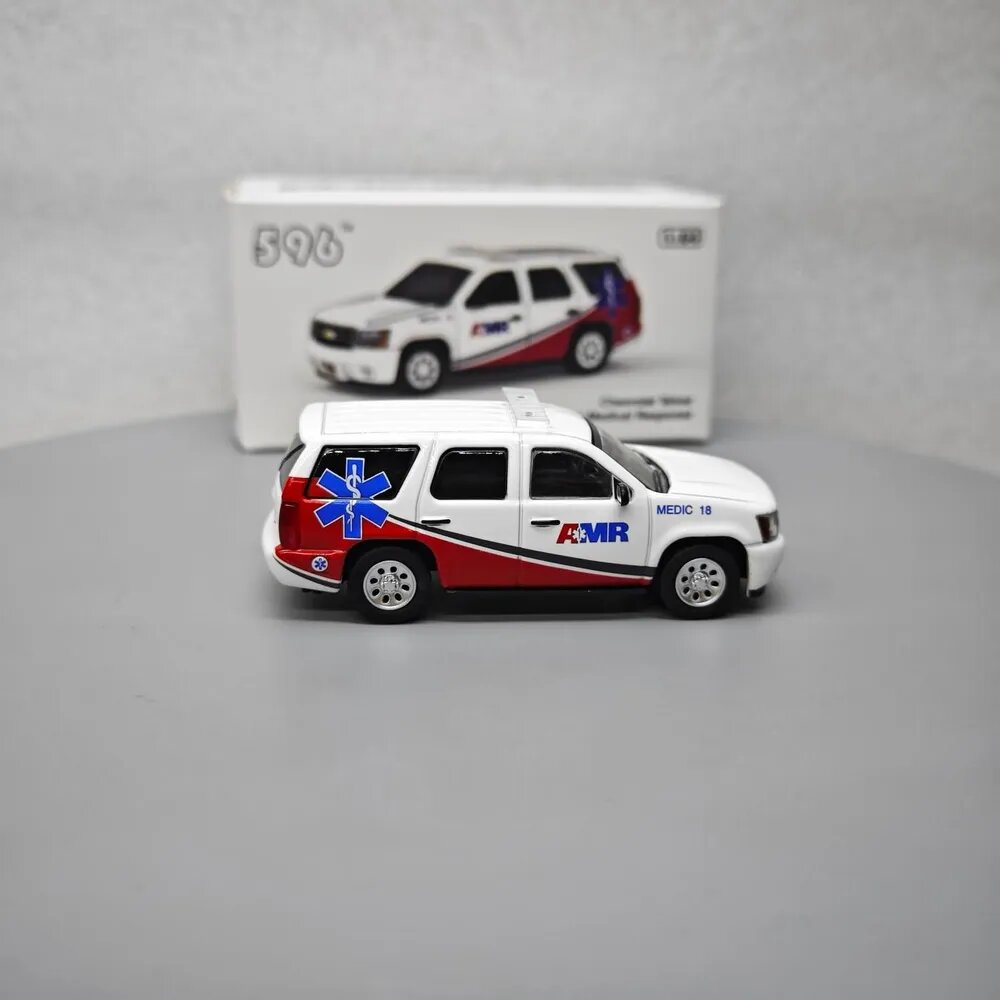 Машинка металлическая модель 596 Model 1:64 Chevrolet TahoeAmerican Medical Response
