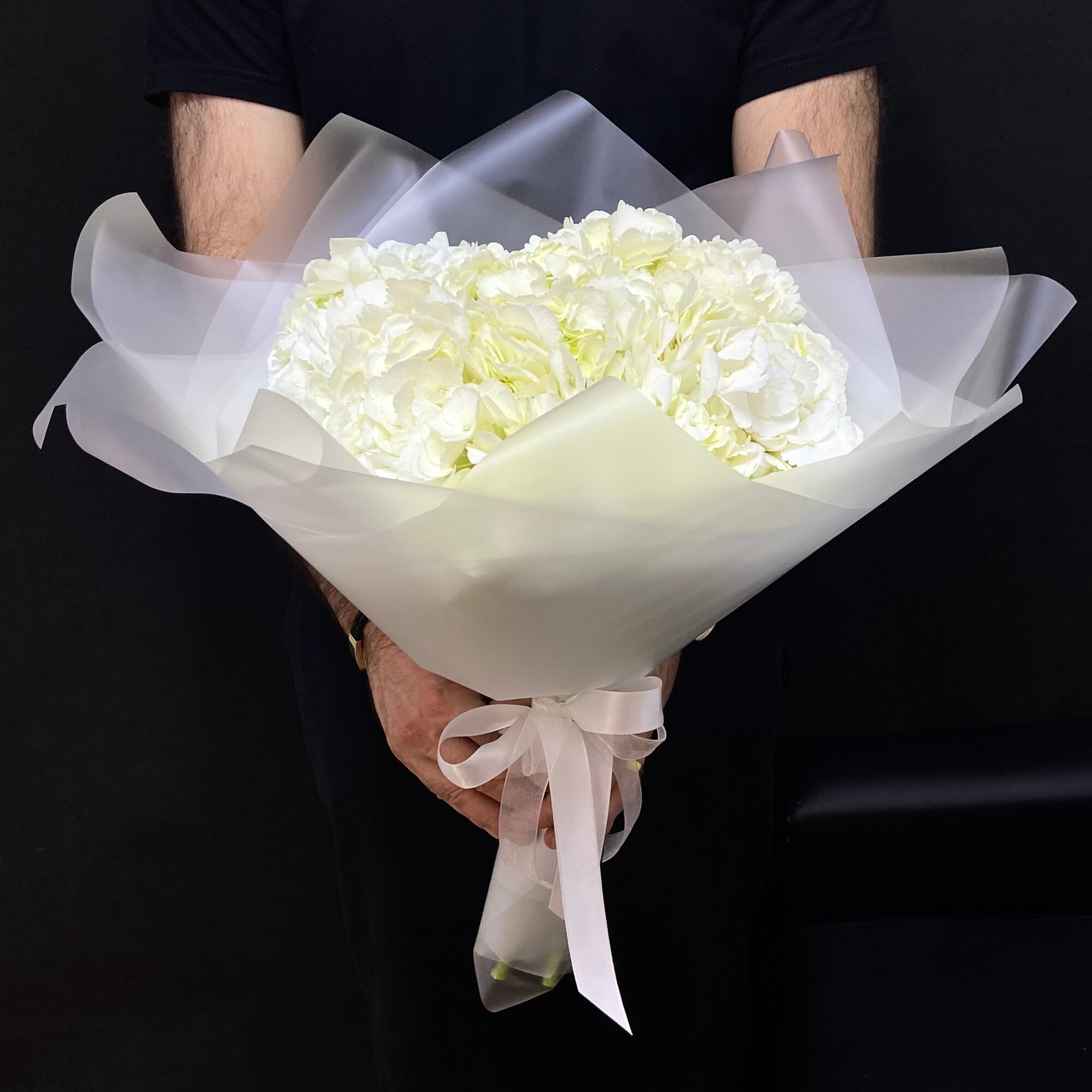 5 белых гортензий / Букет из 5 белых колумбийских гортензий в авторской упаковке