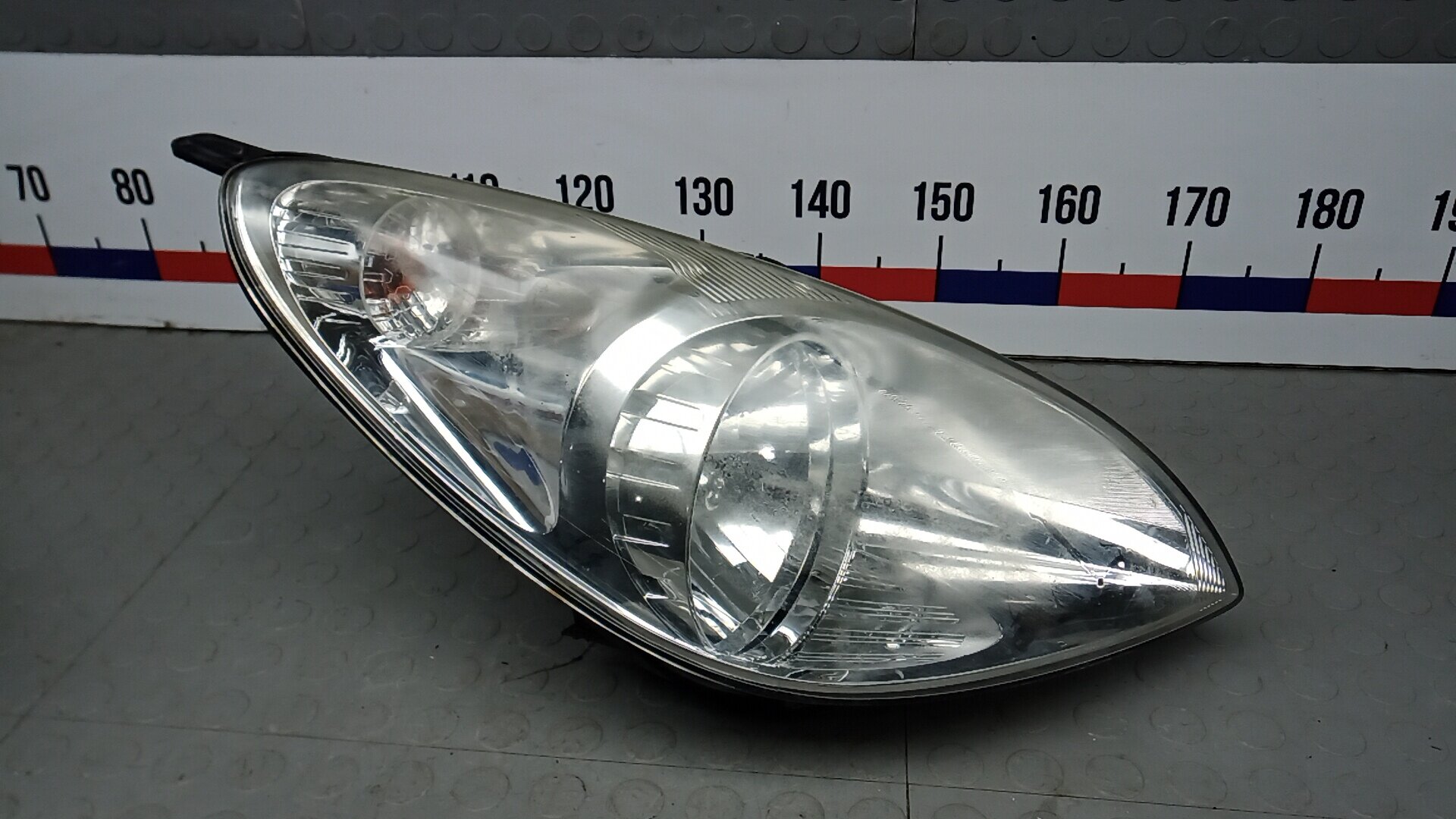 Фара правая HYUNDAI I20 PB