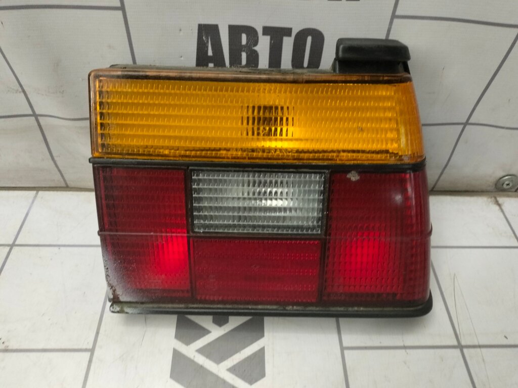 Фонарь задний правый VW Golf 2 Jetta 2 83-92