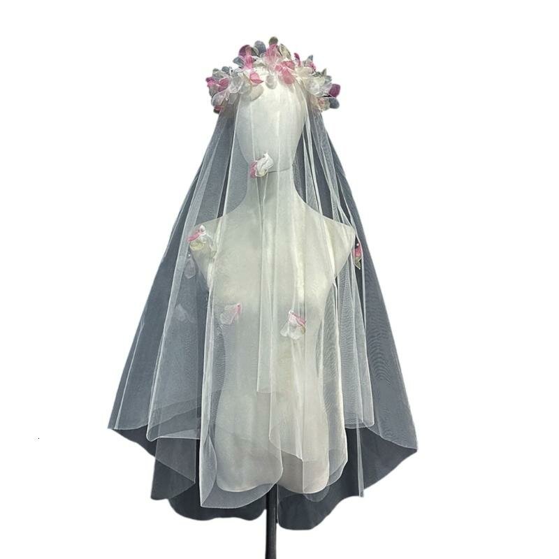 Свадебная фата с цветами, Шелковые цветы на голове