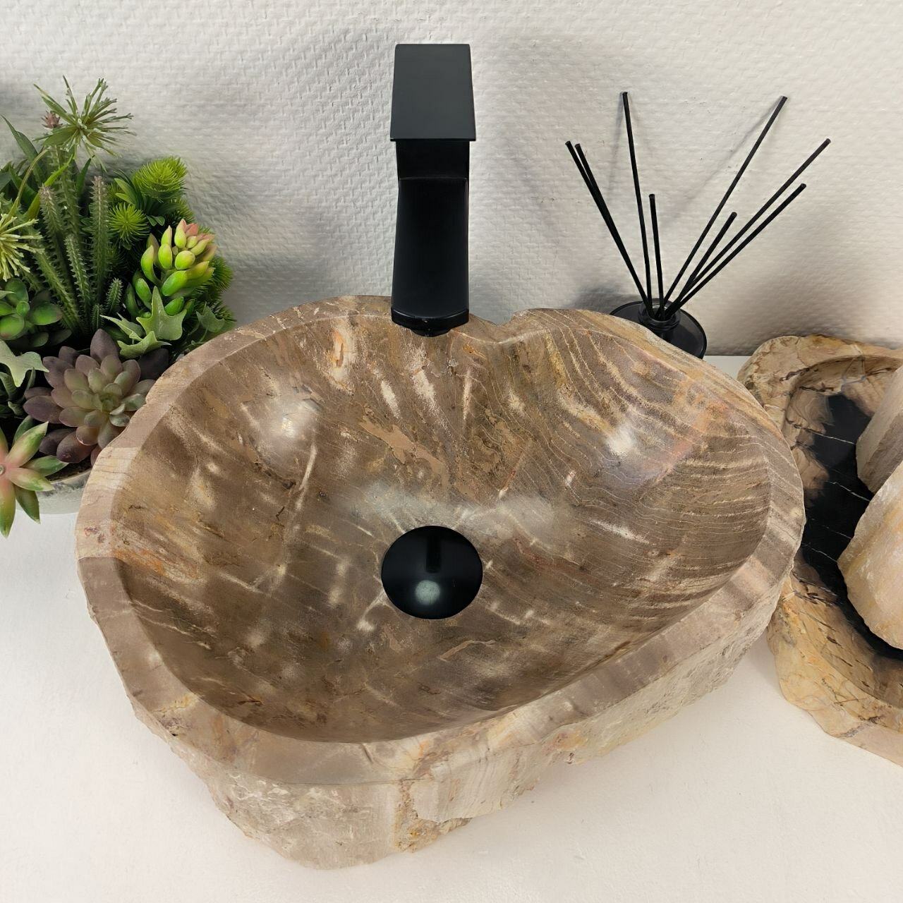 Раковина INDO-MARKET из натурального окаменелого дерева 40х32х15 066090