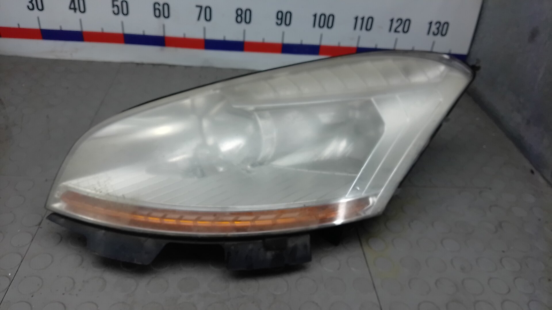 Фара левая CITROEN C4 PICASSO 1