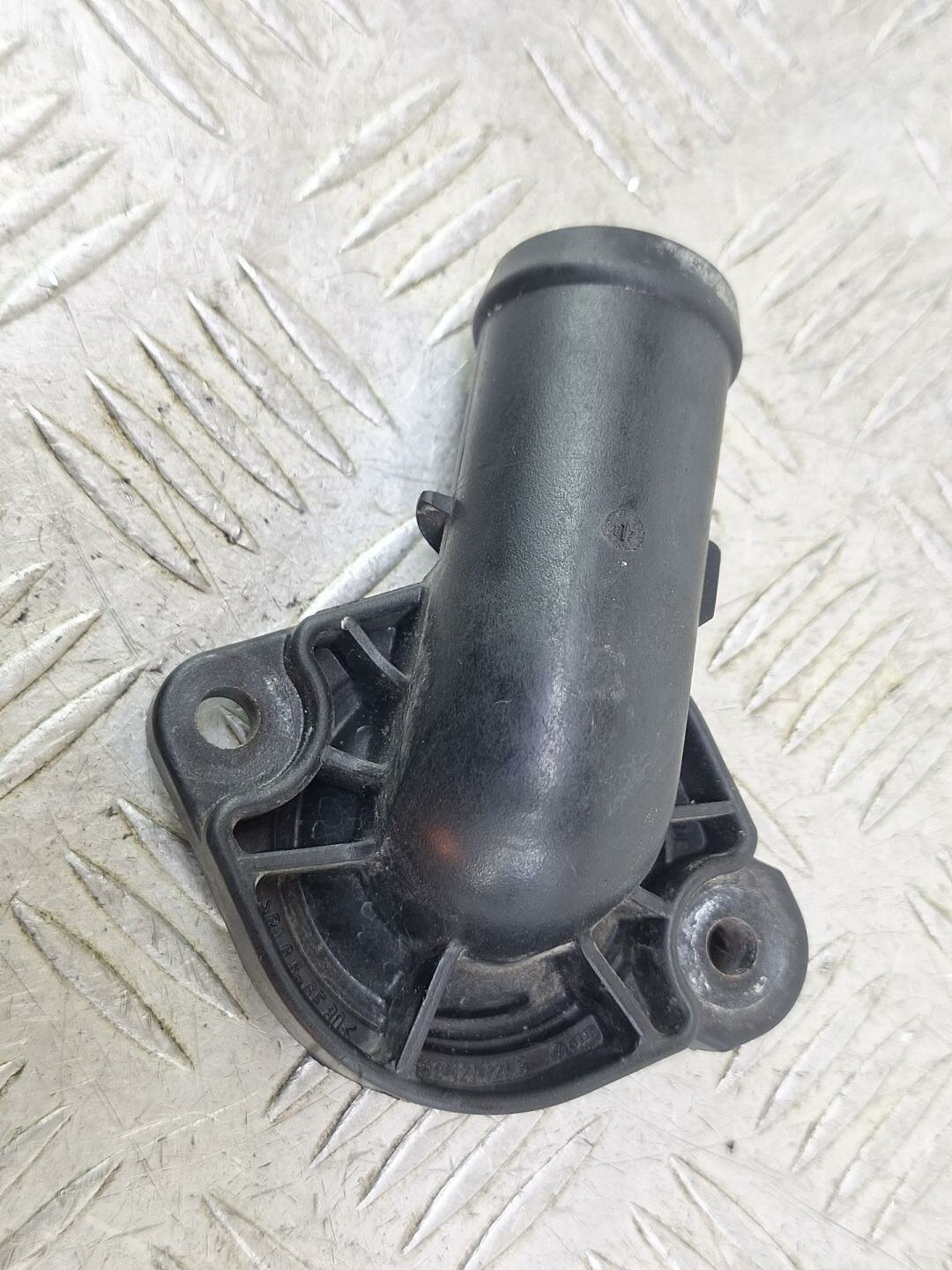 Корпус термостата Skoda Fabia рест. (2004 - 2007) 032121121G