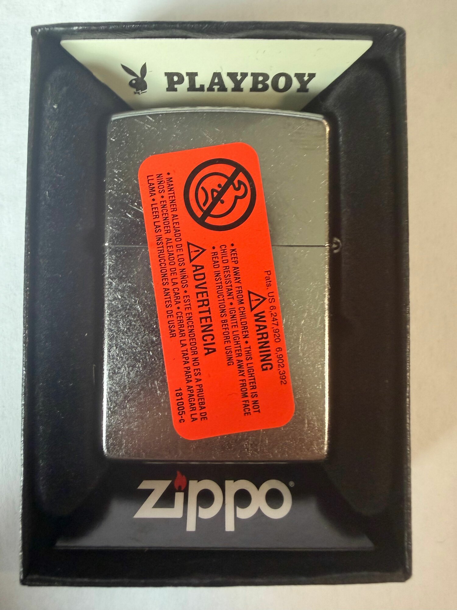 Зажигалка бензиновая Zippo Зиппо , в подарочной коробке упаковке PlayBoy Без бензина, не заправленная