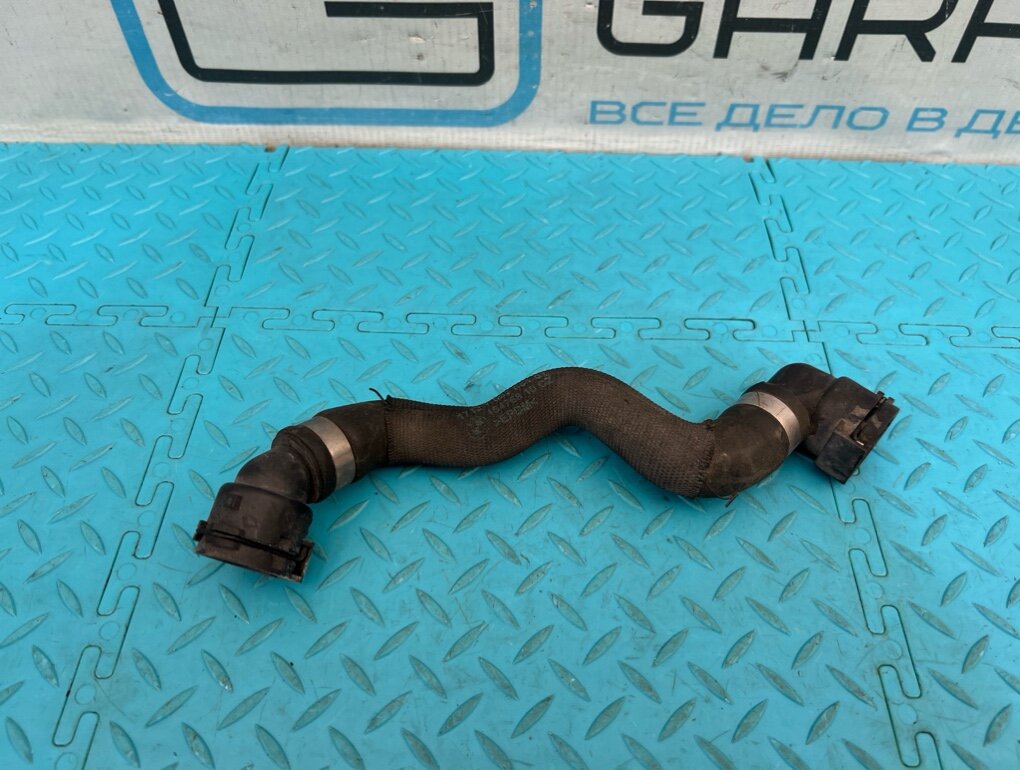Патрубок охлаждения BMW 5-Series 2011 F10 N52B30A 3.0 OEM 17127592651