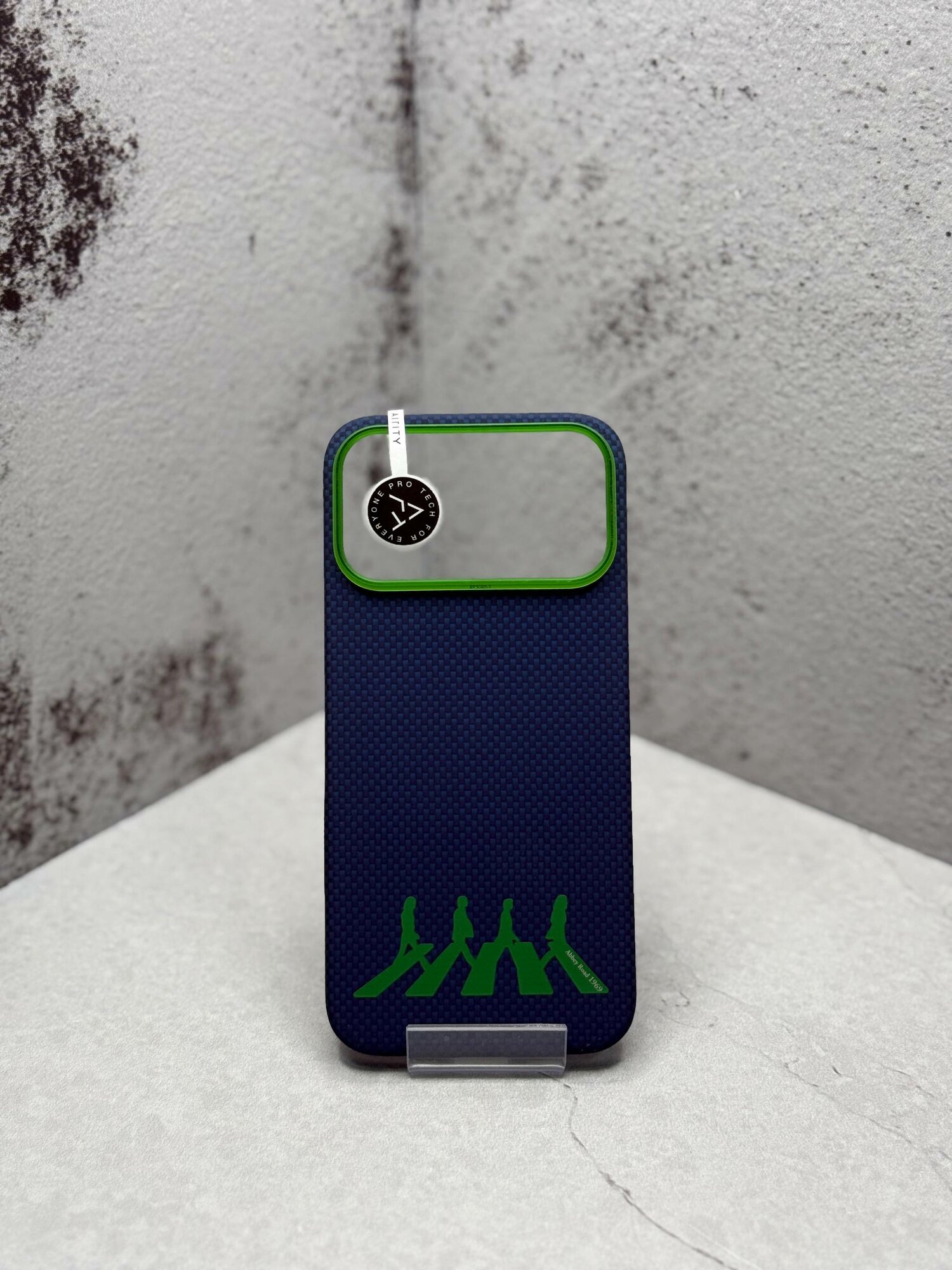 Чехол AIRITY Abbey Road 1969 для iPhone 17 Pro , Карбоновый Магнитный с MagSafe и Защитой Камеры PEEK, Зеленый