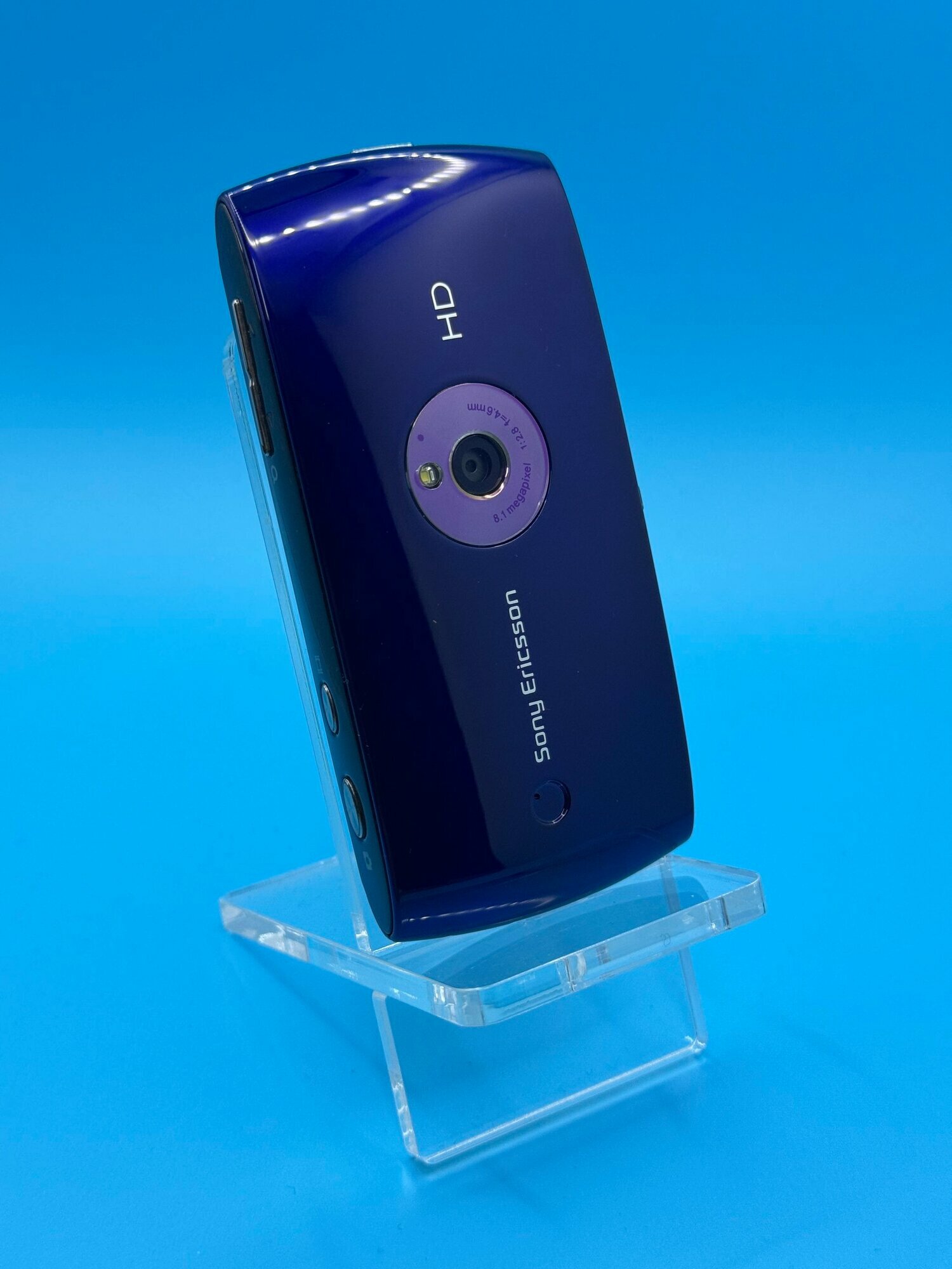Мобильный телефон Sony Ericsson Vivaz U5i