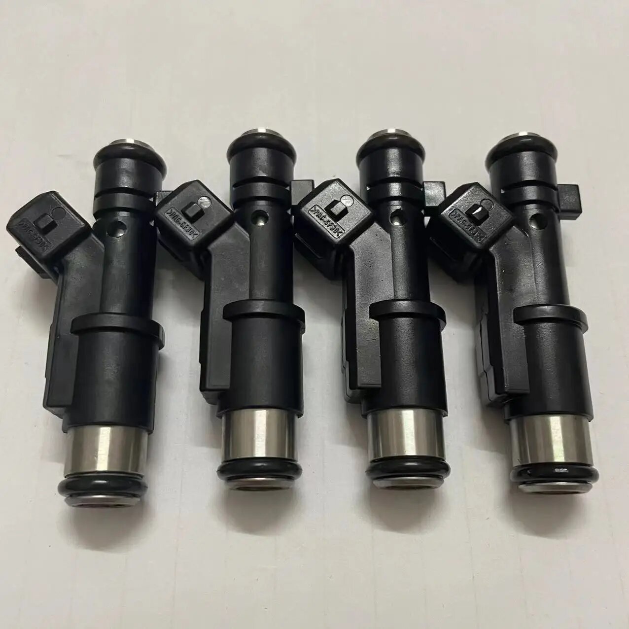 Топливные форсунки Peugeot 206 307 406, Citroen C4 C5 C8, 4pcs