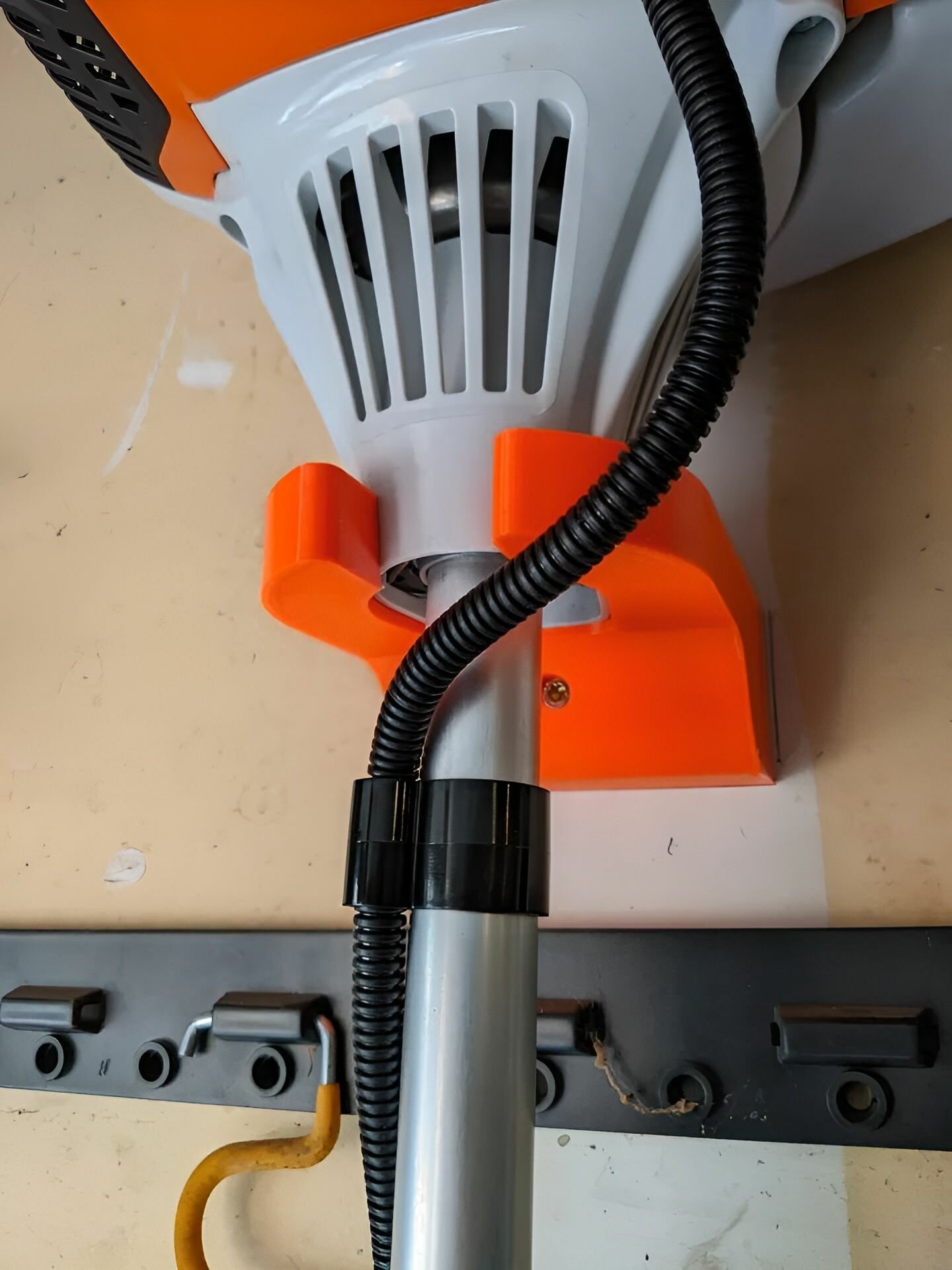 Настенное крепление для триммера STIHL FS91/FS31/FS56/FS131