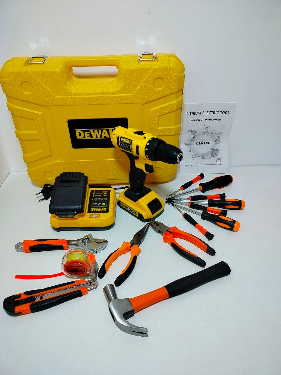 Шуруповерт DeWALT 18 v, с набором инструментов премиум, От аккумулятора
