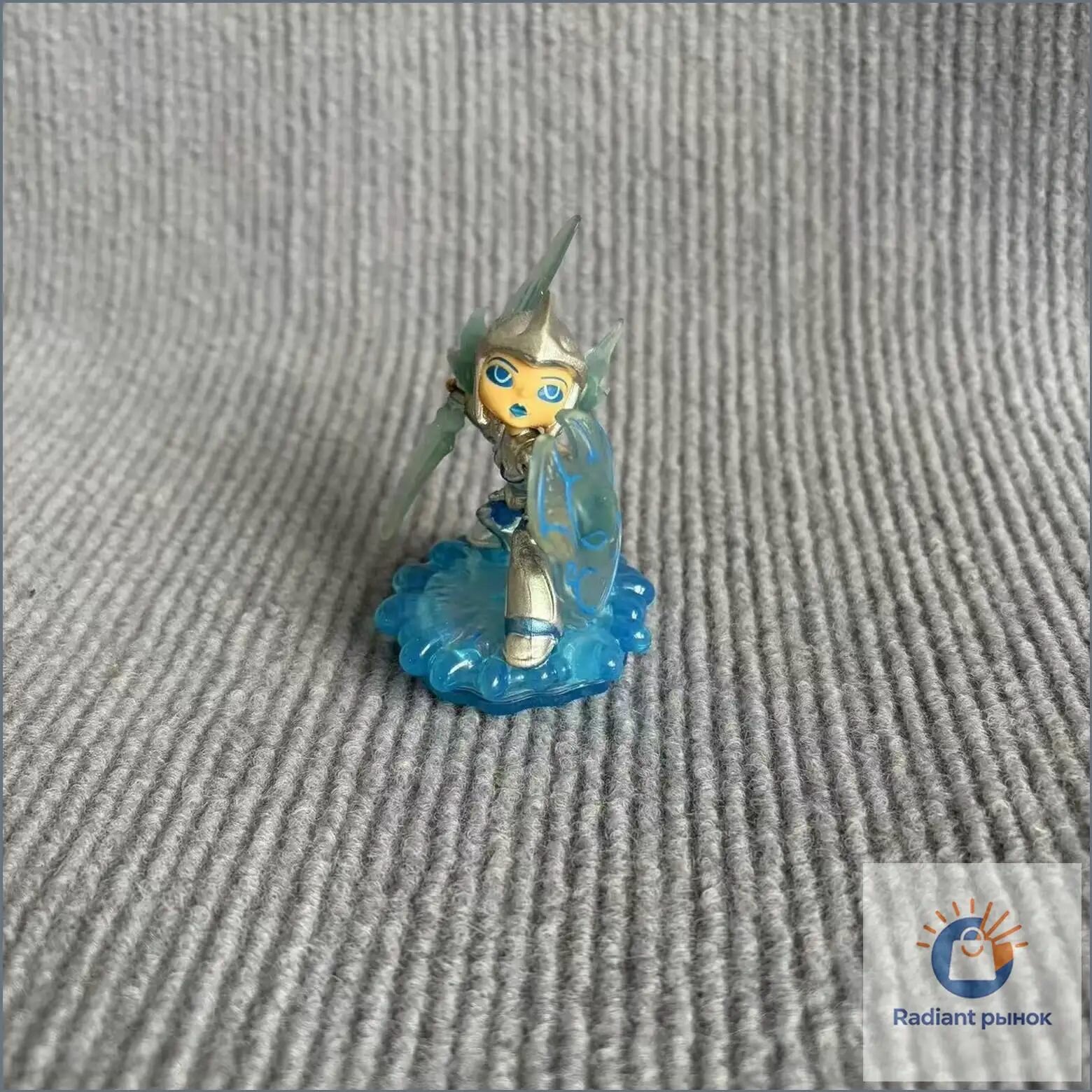 Эксклюзивные миниатюрные фигурки героев из Skylanders, поставляемые аутентичной серией без фирменного бокса.