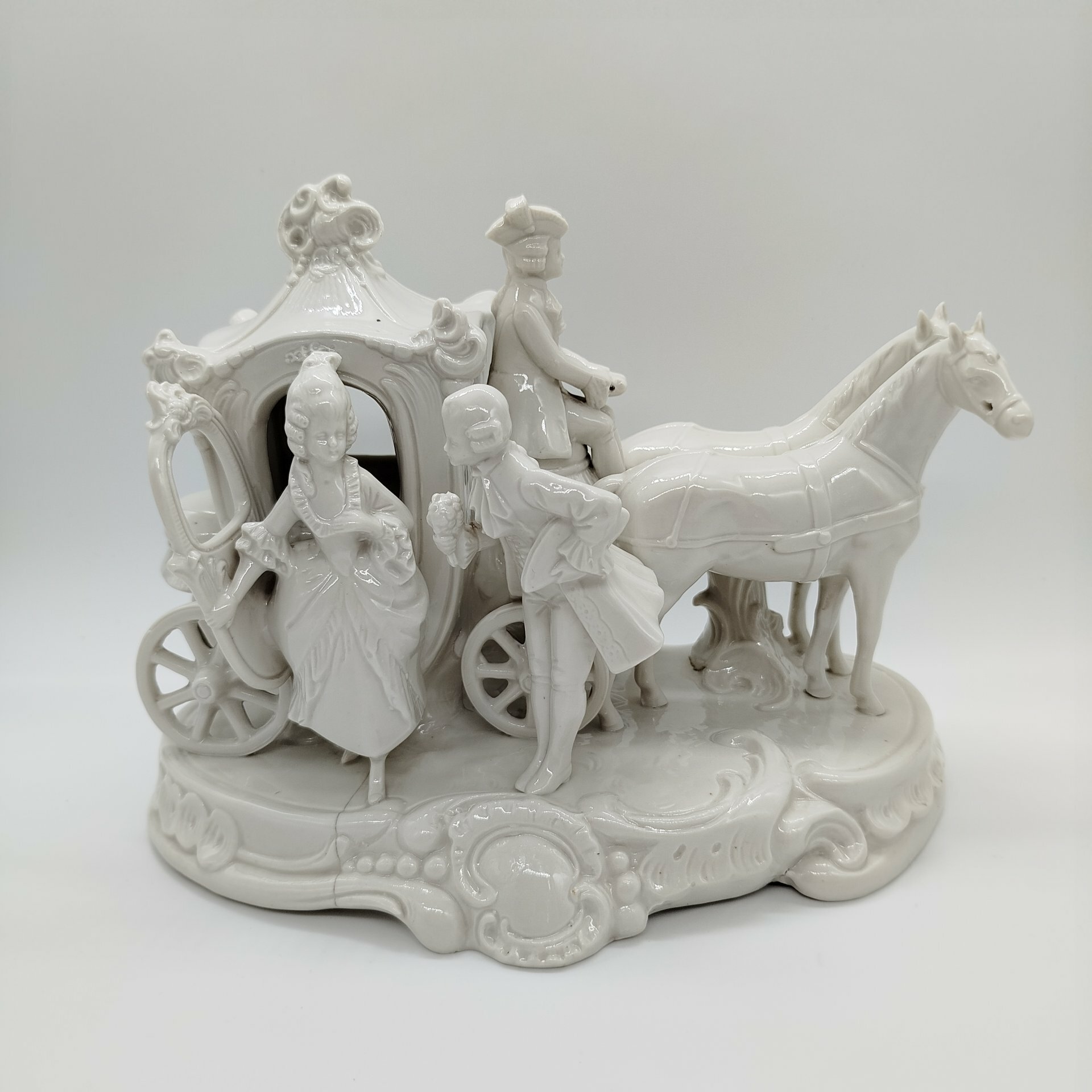 Статуэтка "Экипаж" ("Карета"), фарфор, Германия, 1980-1990 гг.